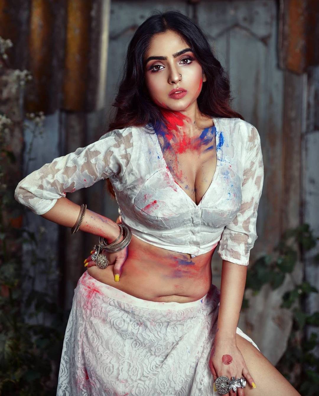 Bong Beauty Sohini Ganguly Navel And Hot Cleavage | Scrolller