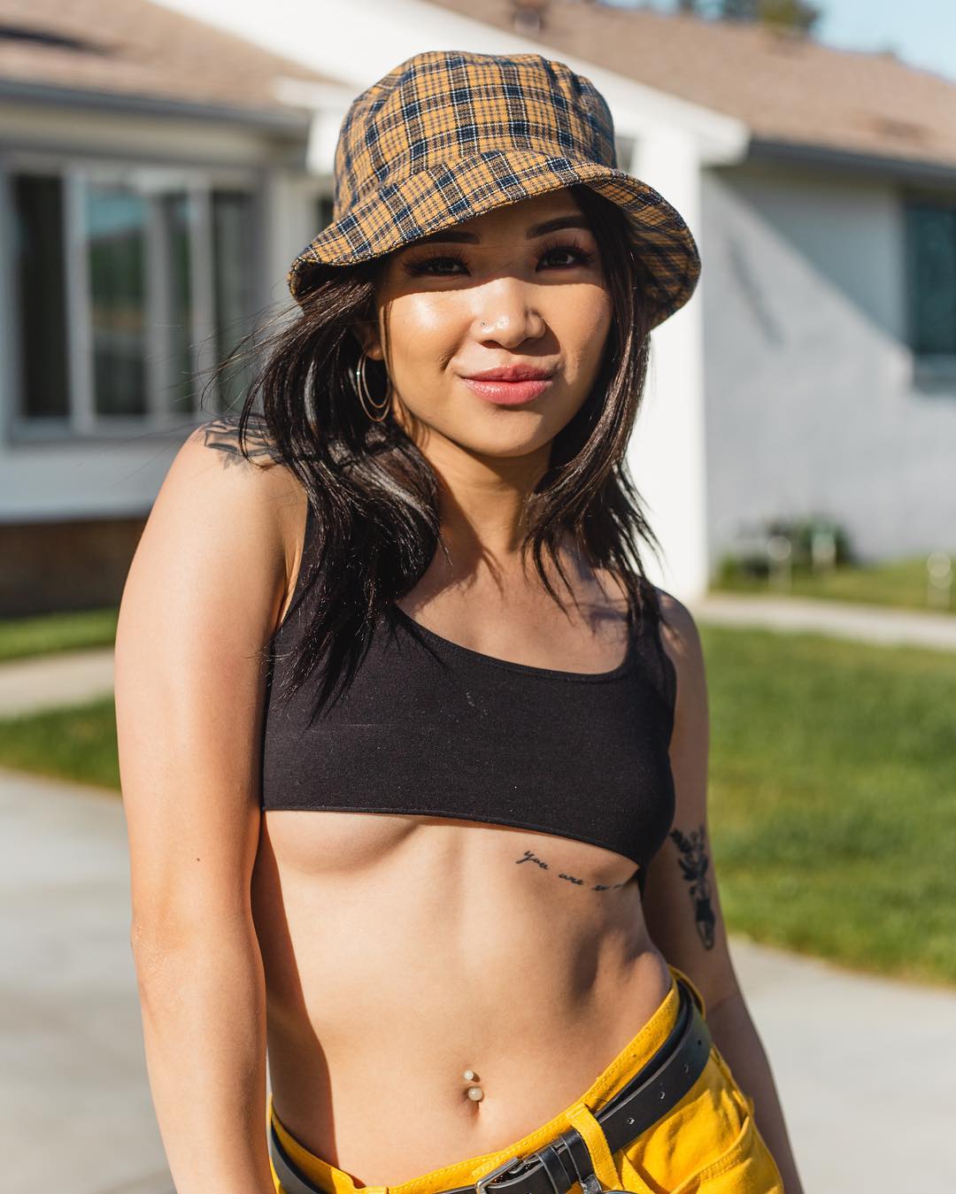 Bonus underboob | Scrolller