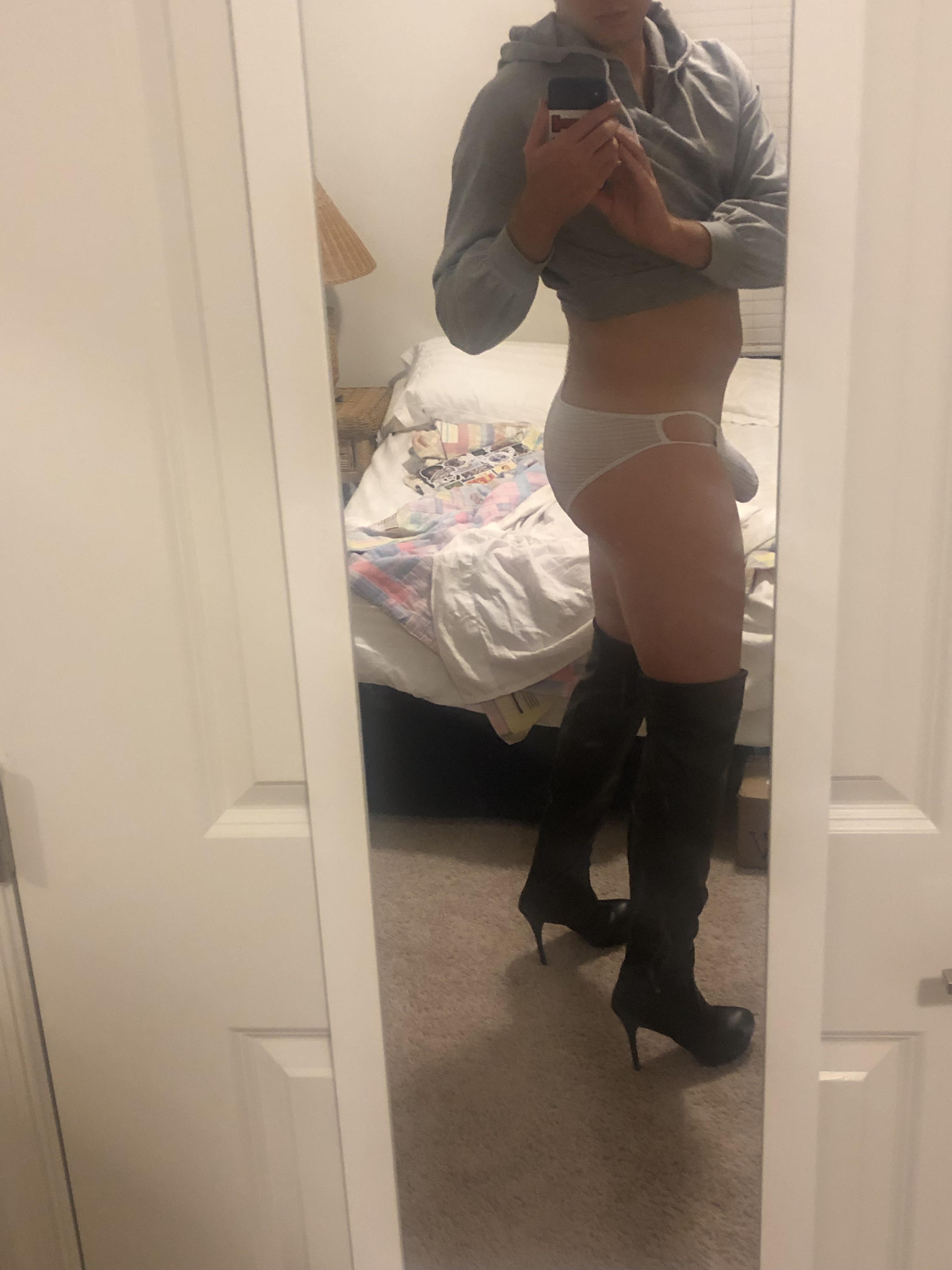 Boots and bulge | Scrolller