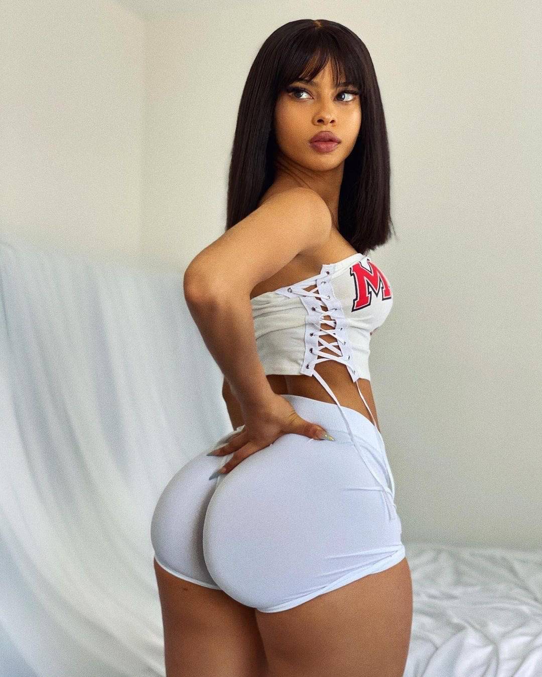 Bootylicious Beauty | Scrolller