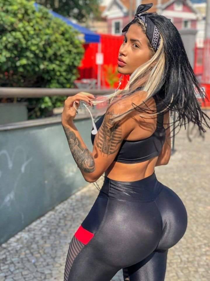 BOOTYLICIOUS | Scrolller