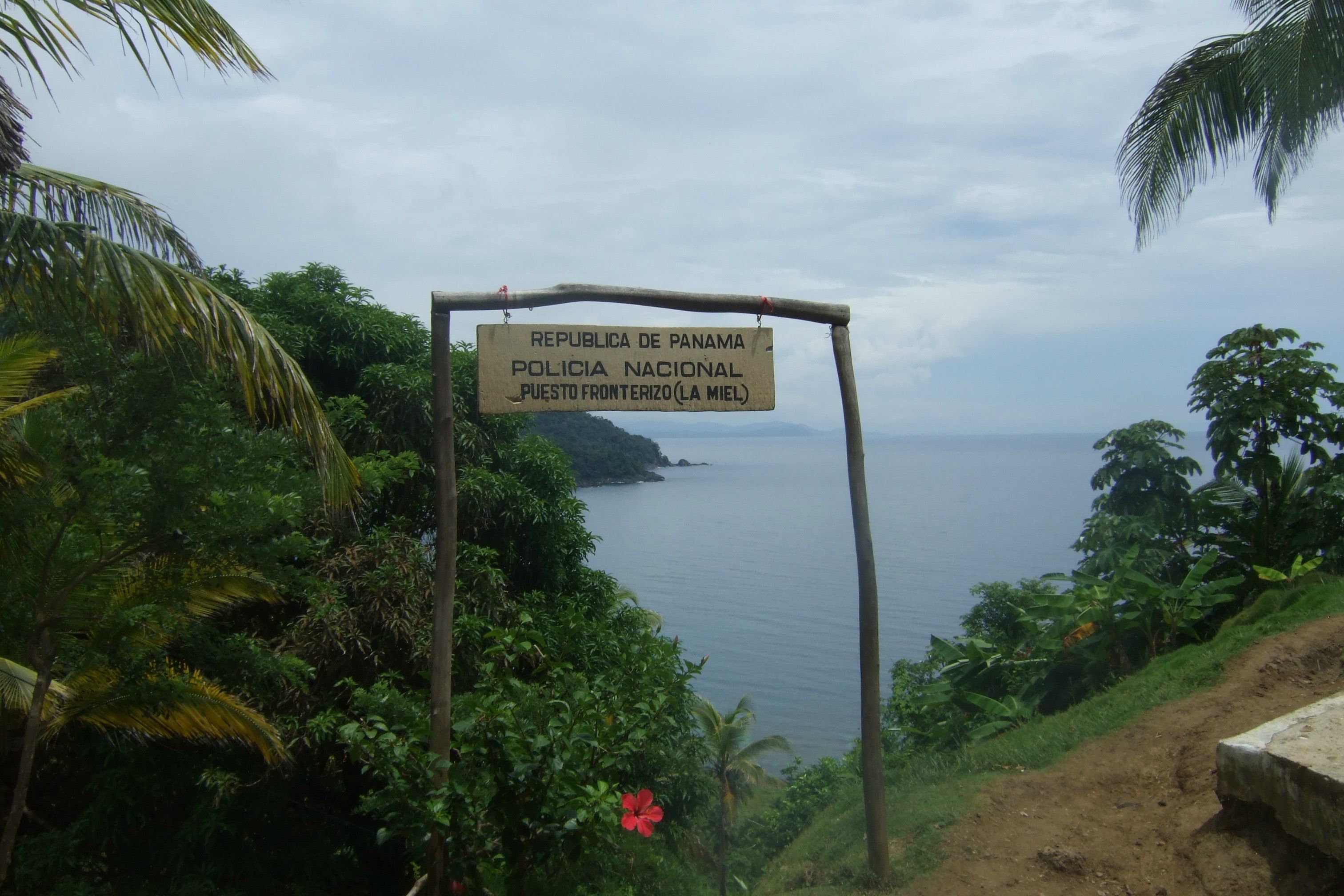Border between (Sapzurro) Colombia & (La Miel) Panama, Darien Gap | Scrolller