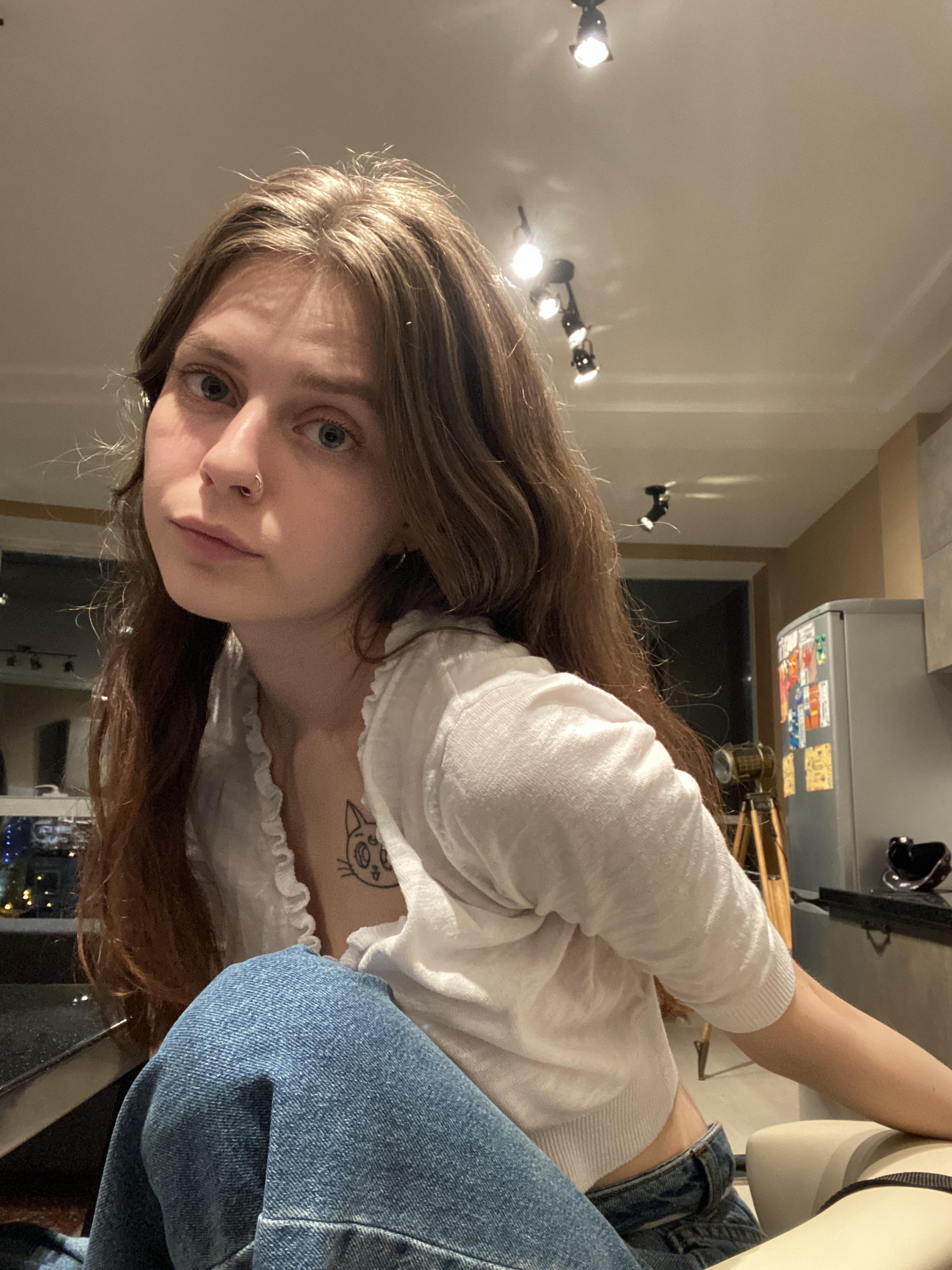 Bored baby :( | Scrolller