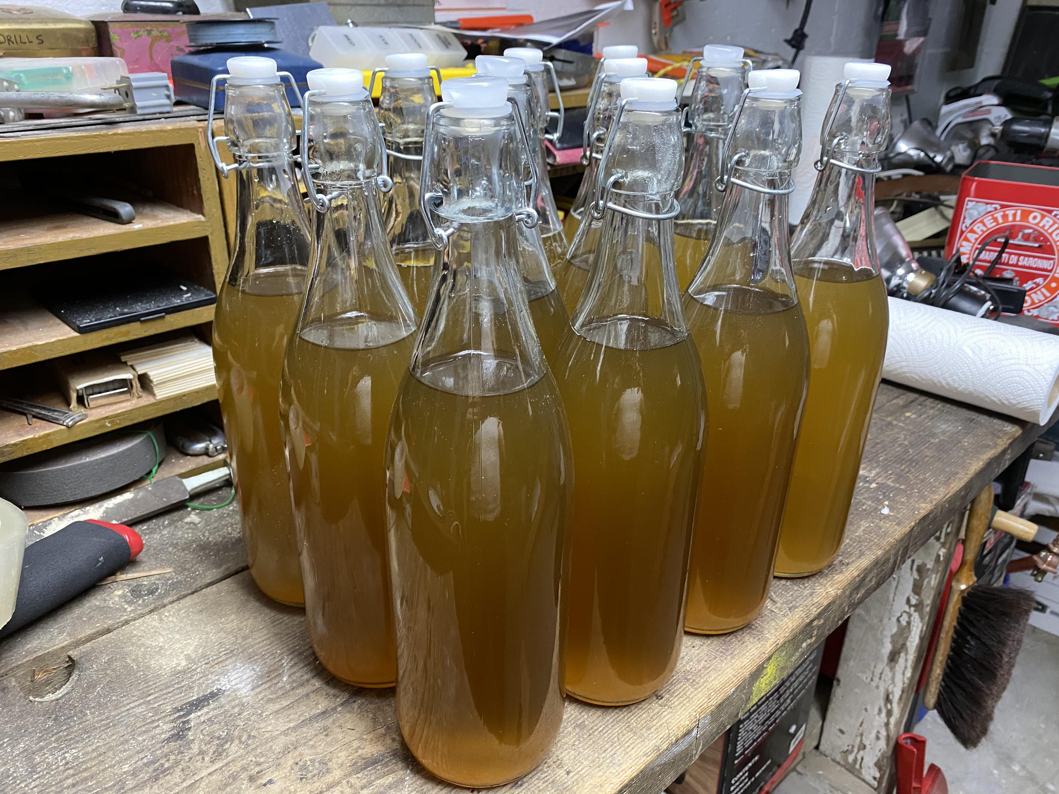 Bottled & aging, went with a still cider this time but very proud of it ...