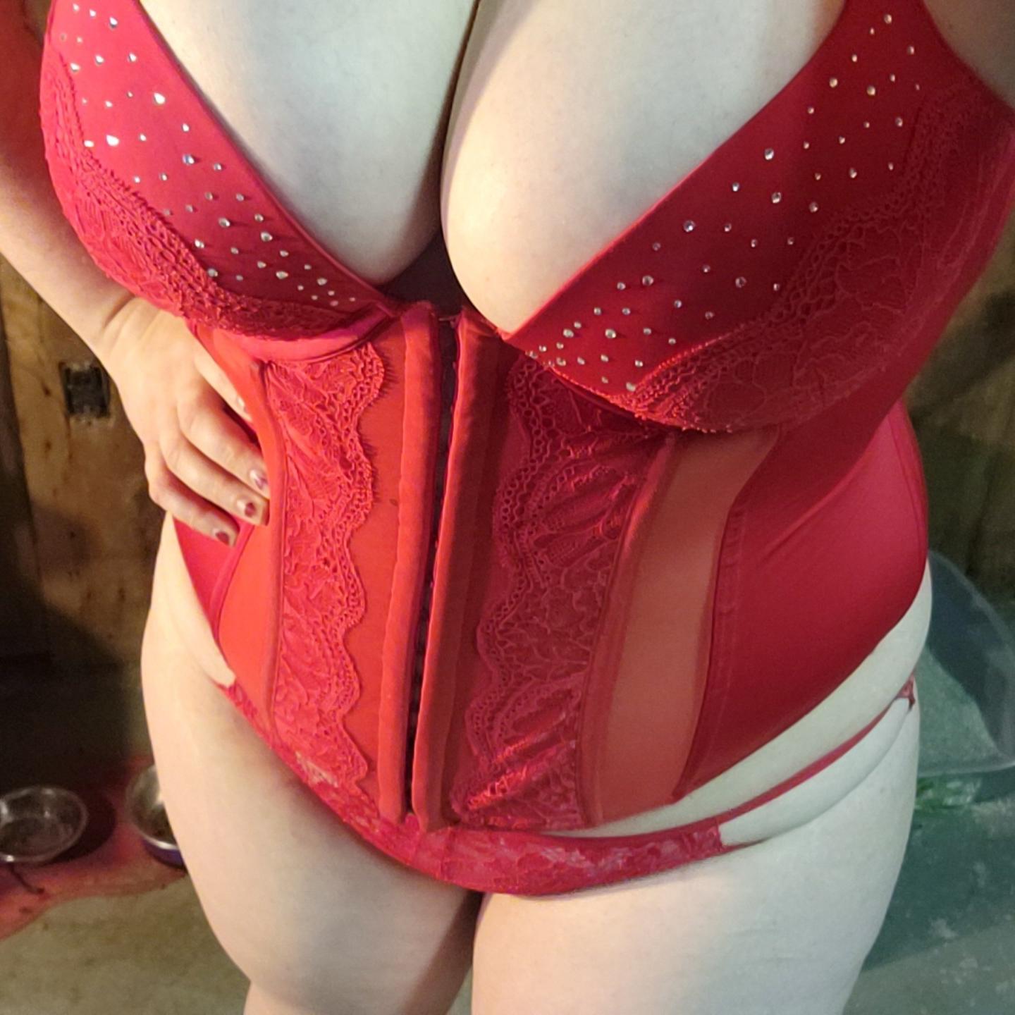 Brand new to OnlyFans! Cum check me out babes! I'm just getting started ...