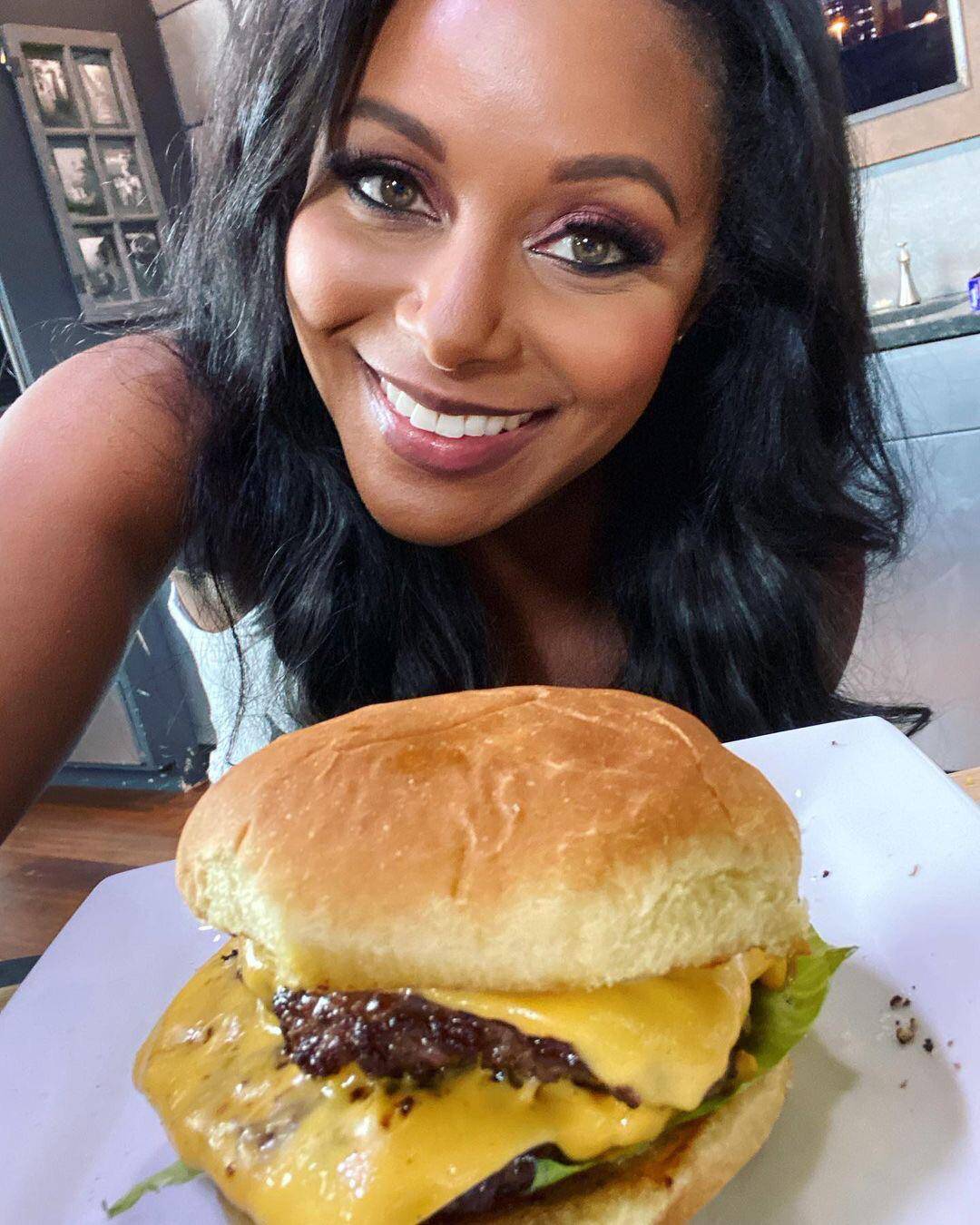 Brandi and a burger | Scrolller