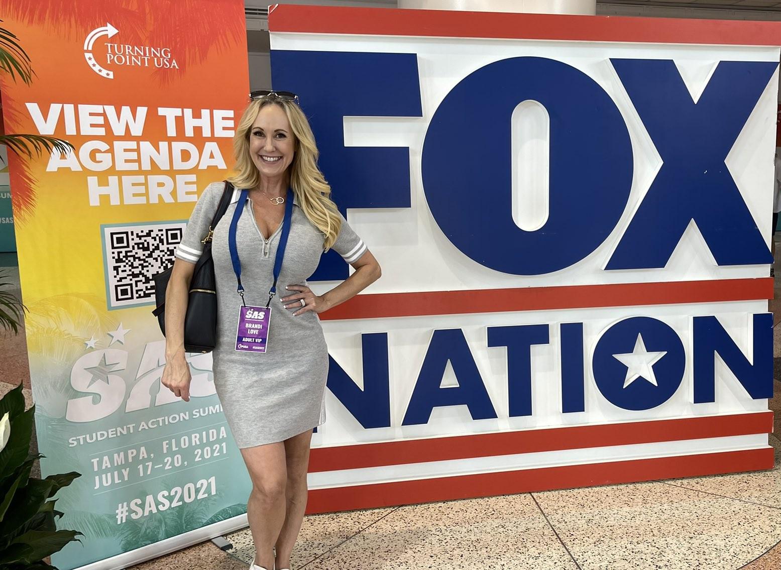Brandi Love Is A Very Intelligent Conservative Very Attractive 😃 Scrolller