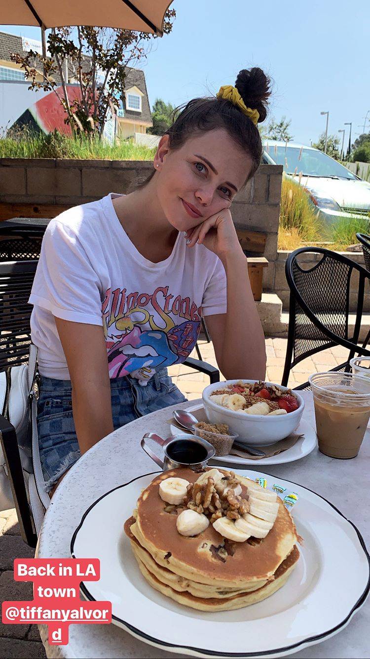 Breakfast date | Scrolller