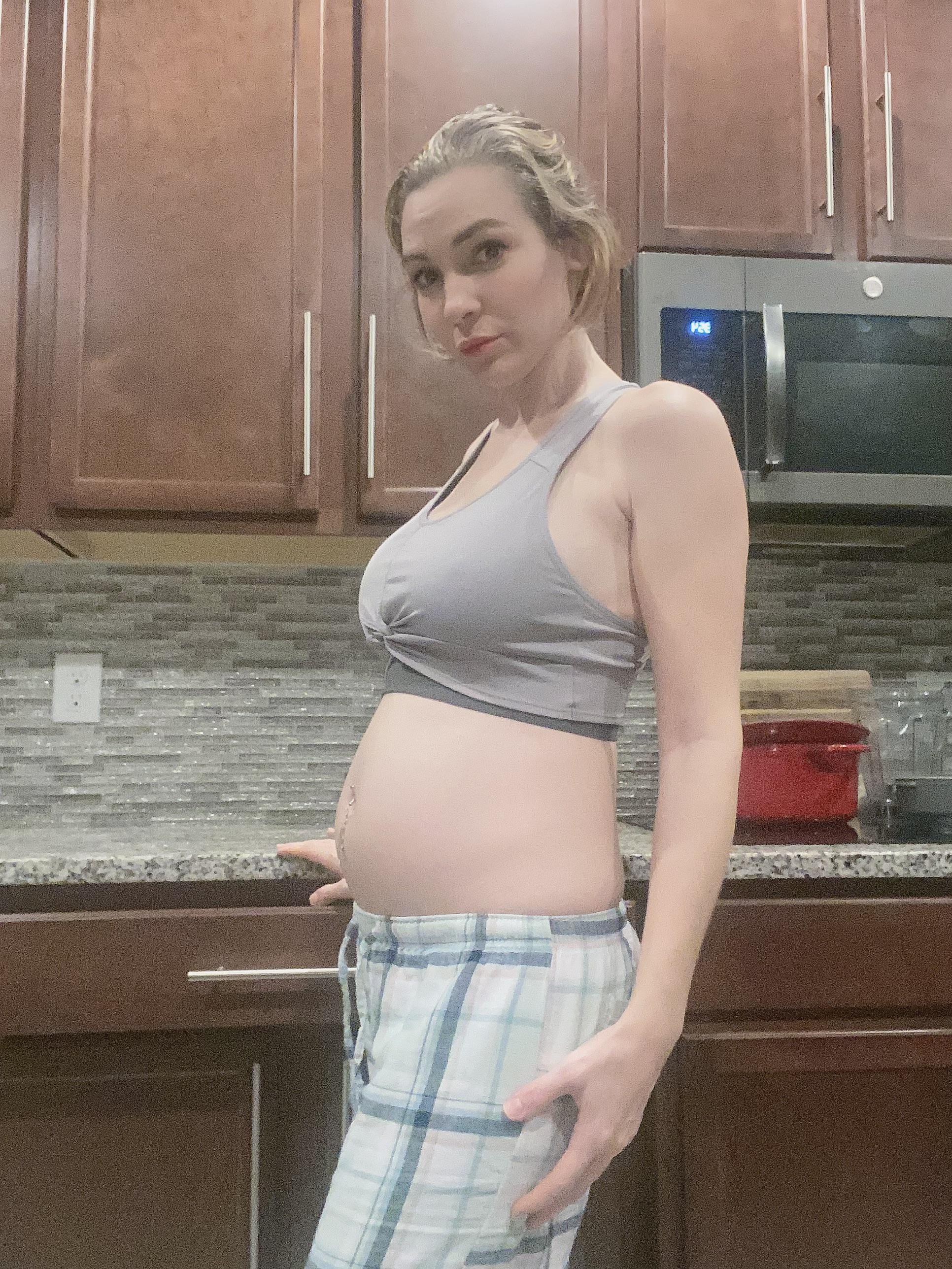 Breakfast honey? | Scrolller