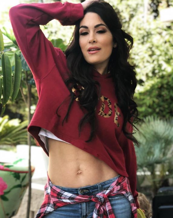 Brie Bella | Scrolller