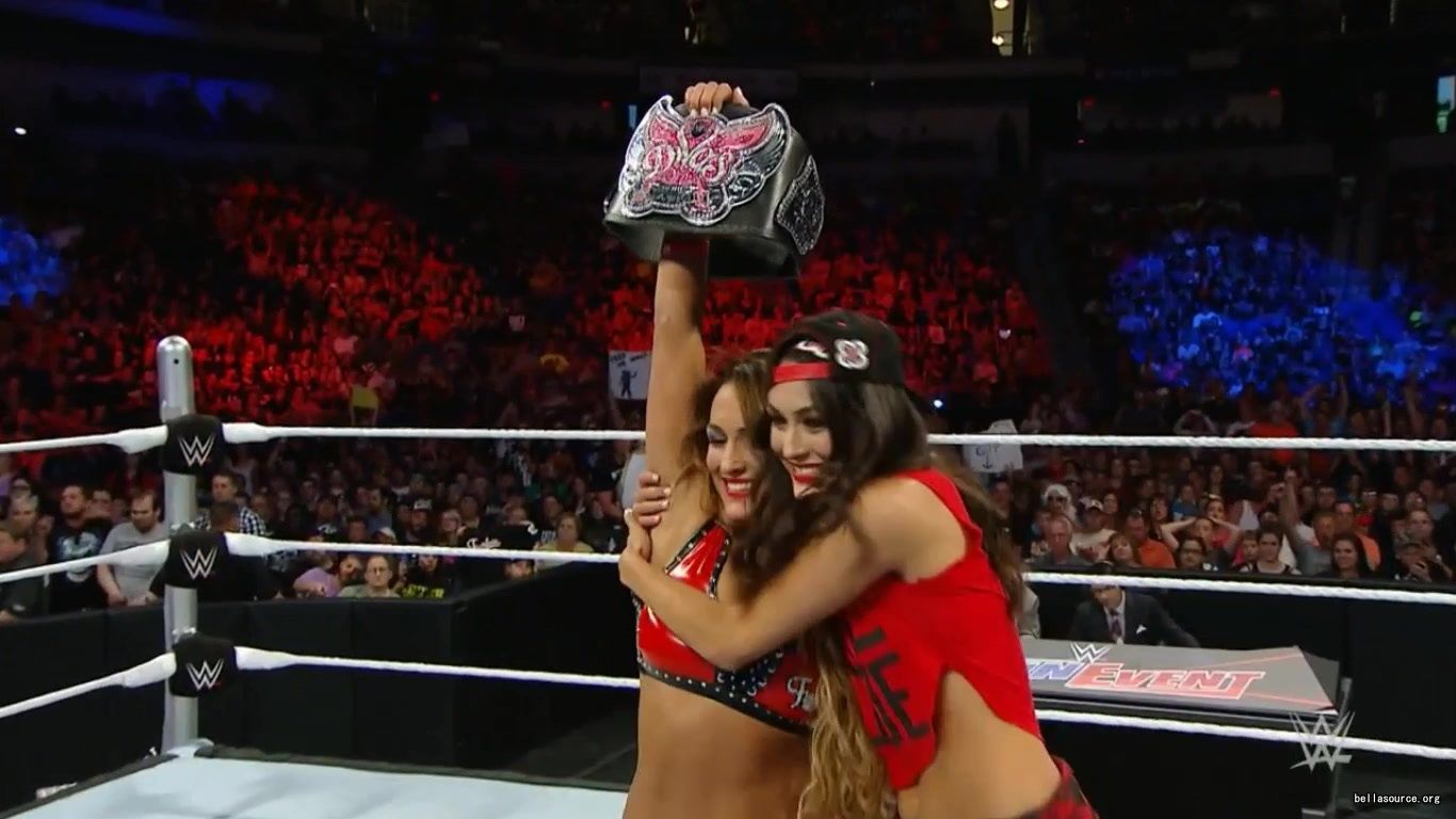 Brie hugging Nikki | Scrolller