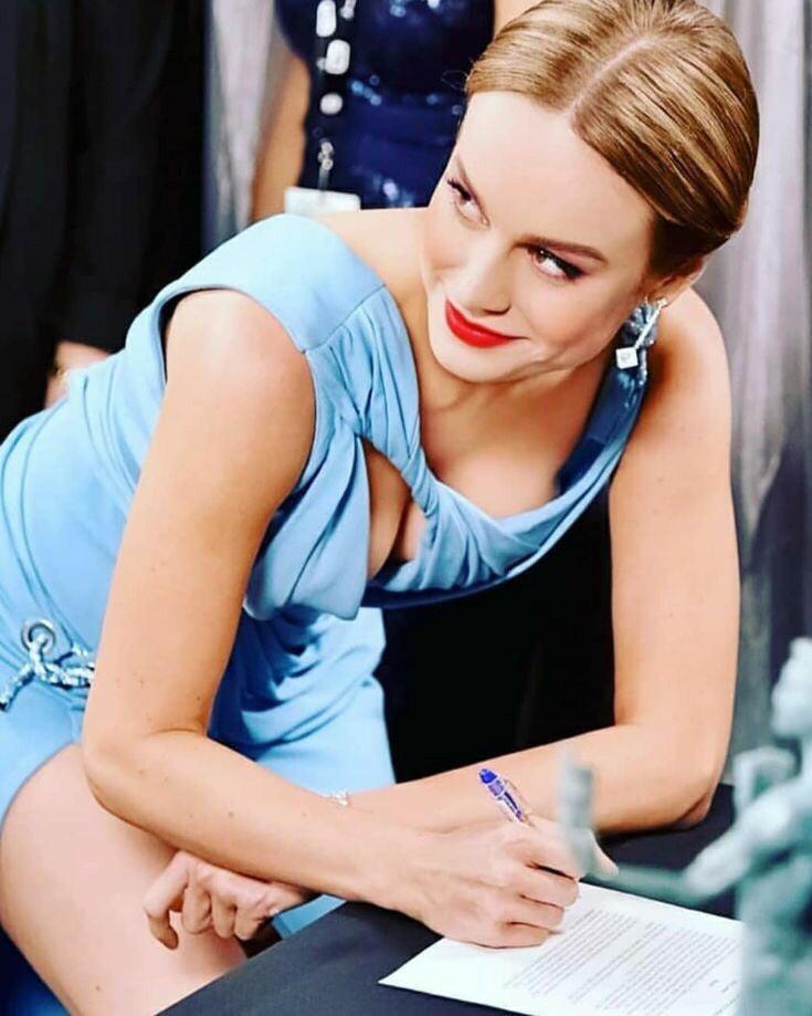 Brie Larson bending over | Scrolller
