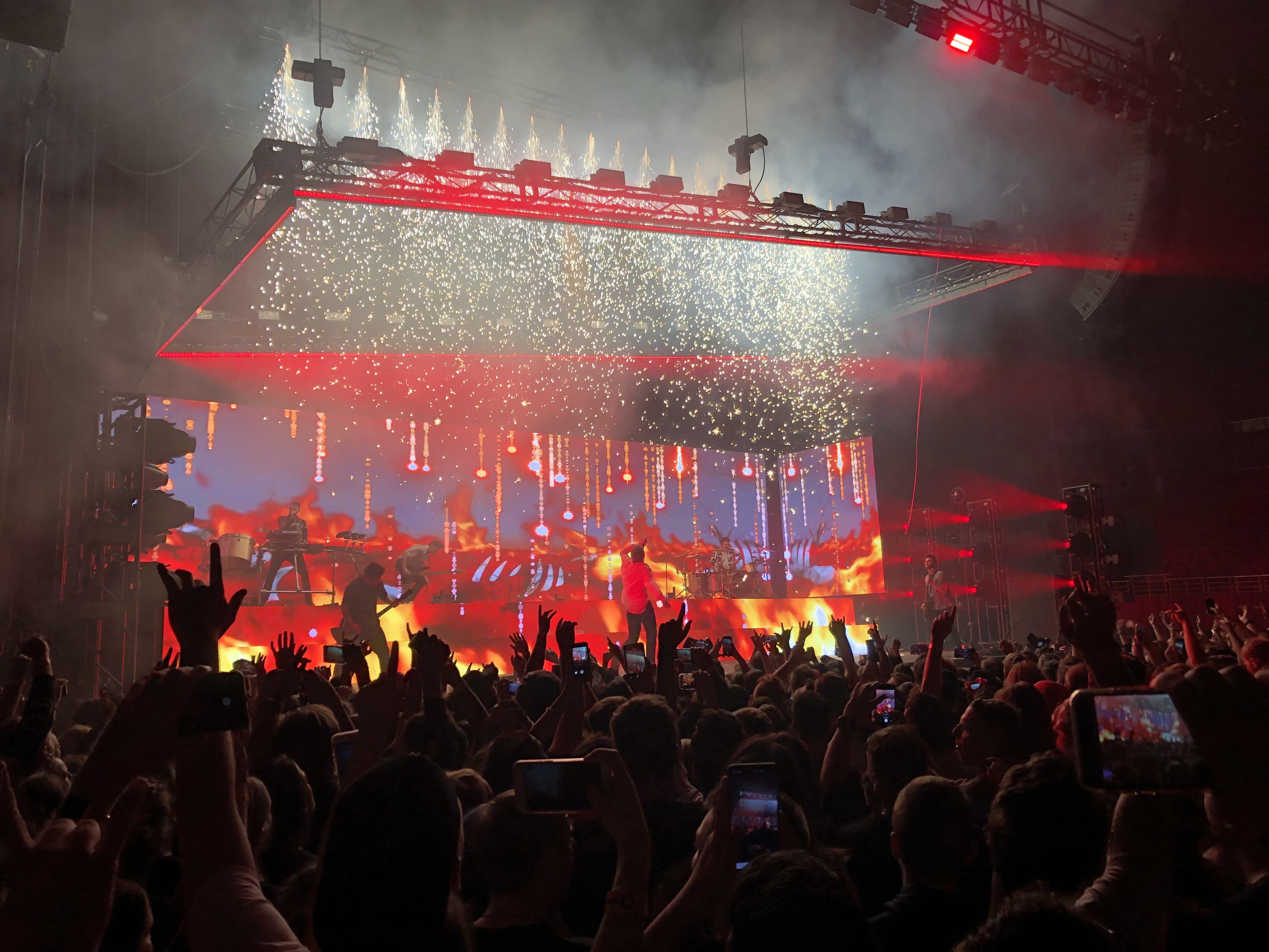 Bring me the horizon, Sydney. | Scrolller