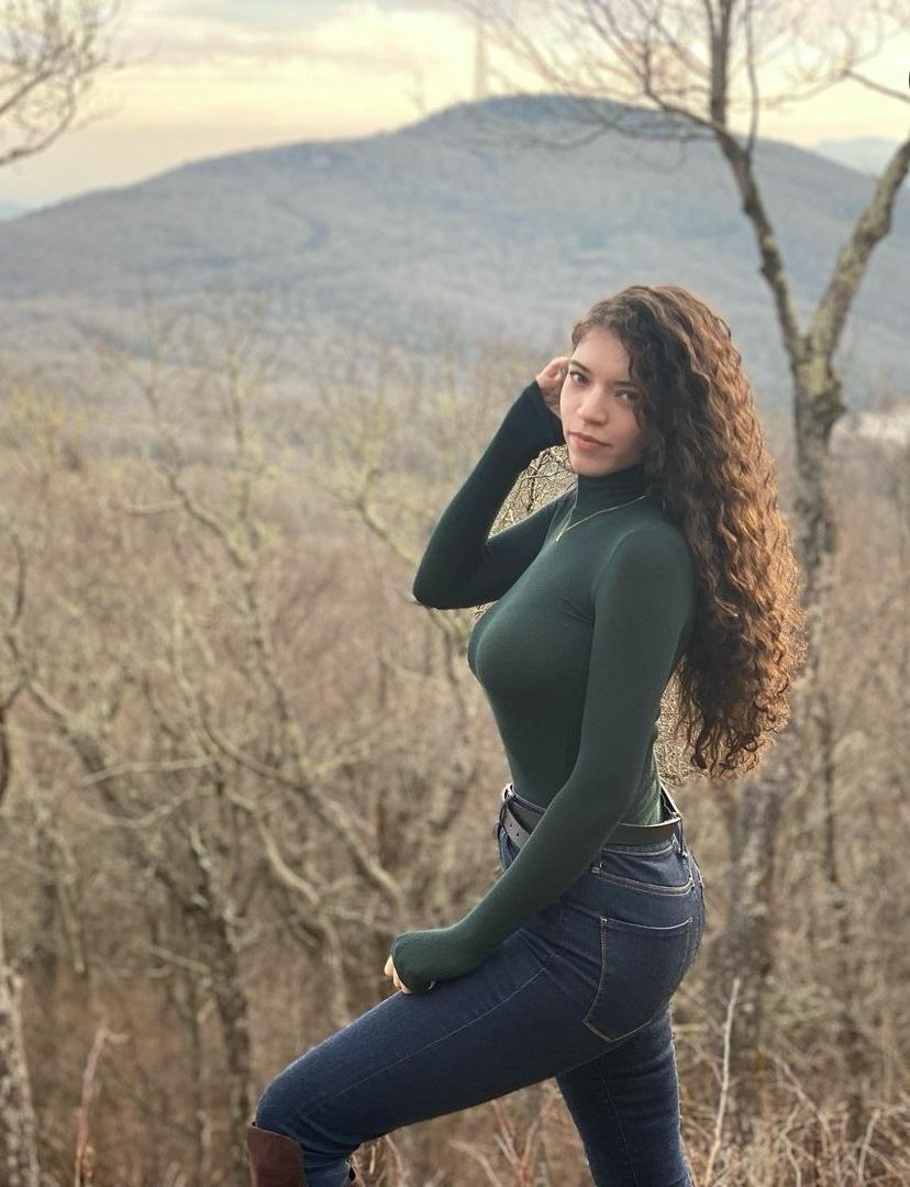 Brittany Venti | Scrolller