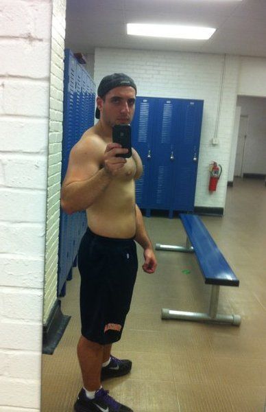 Bro in the locker | Scrolller