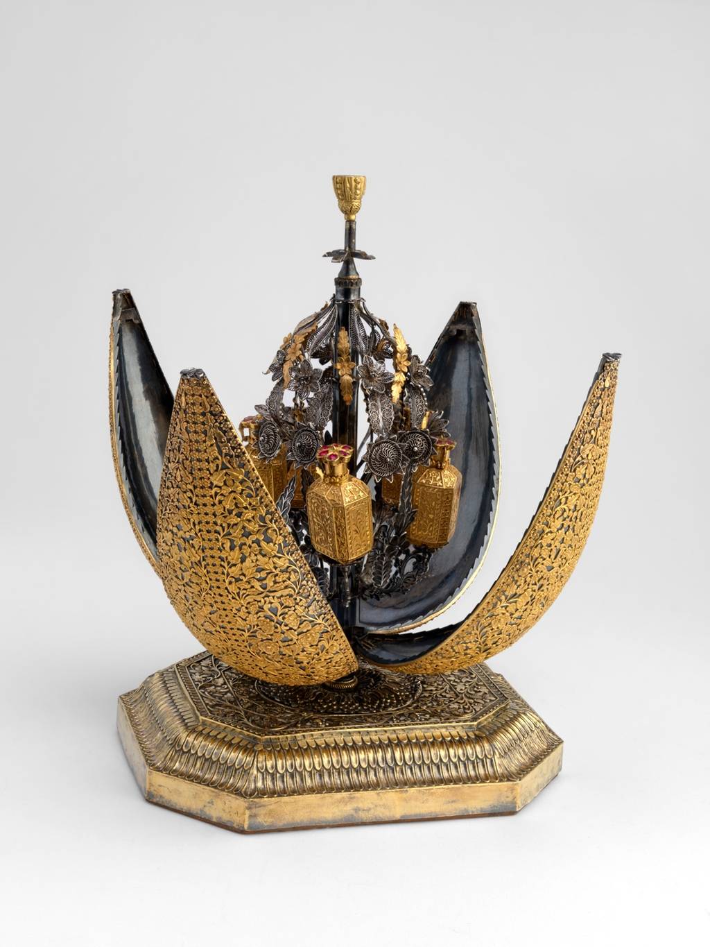 Brother Maynard, bring forth the Holy Hand Grenade | Scrolller