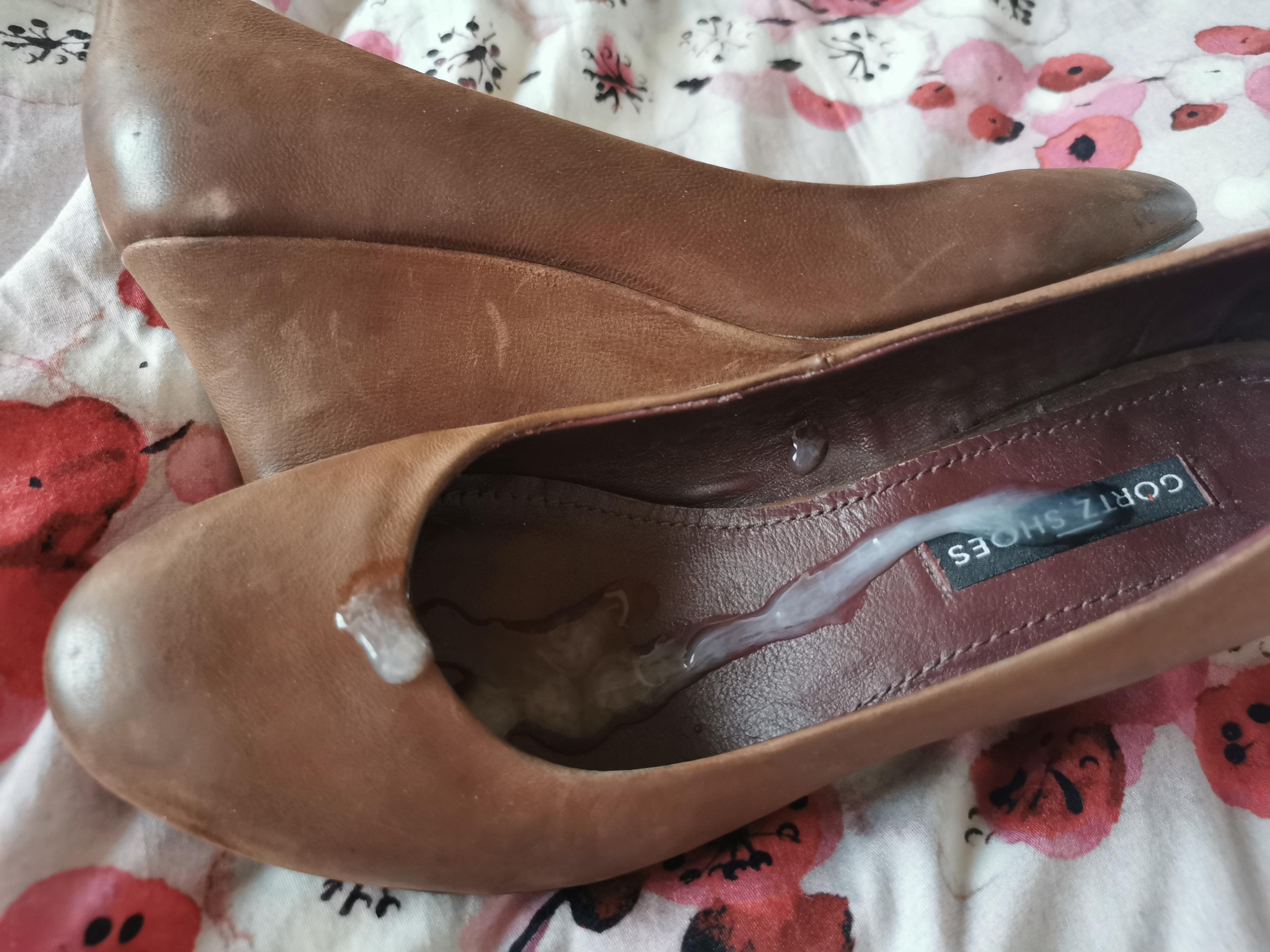 Brown Wedges | Scrolller