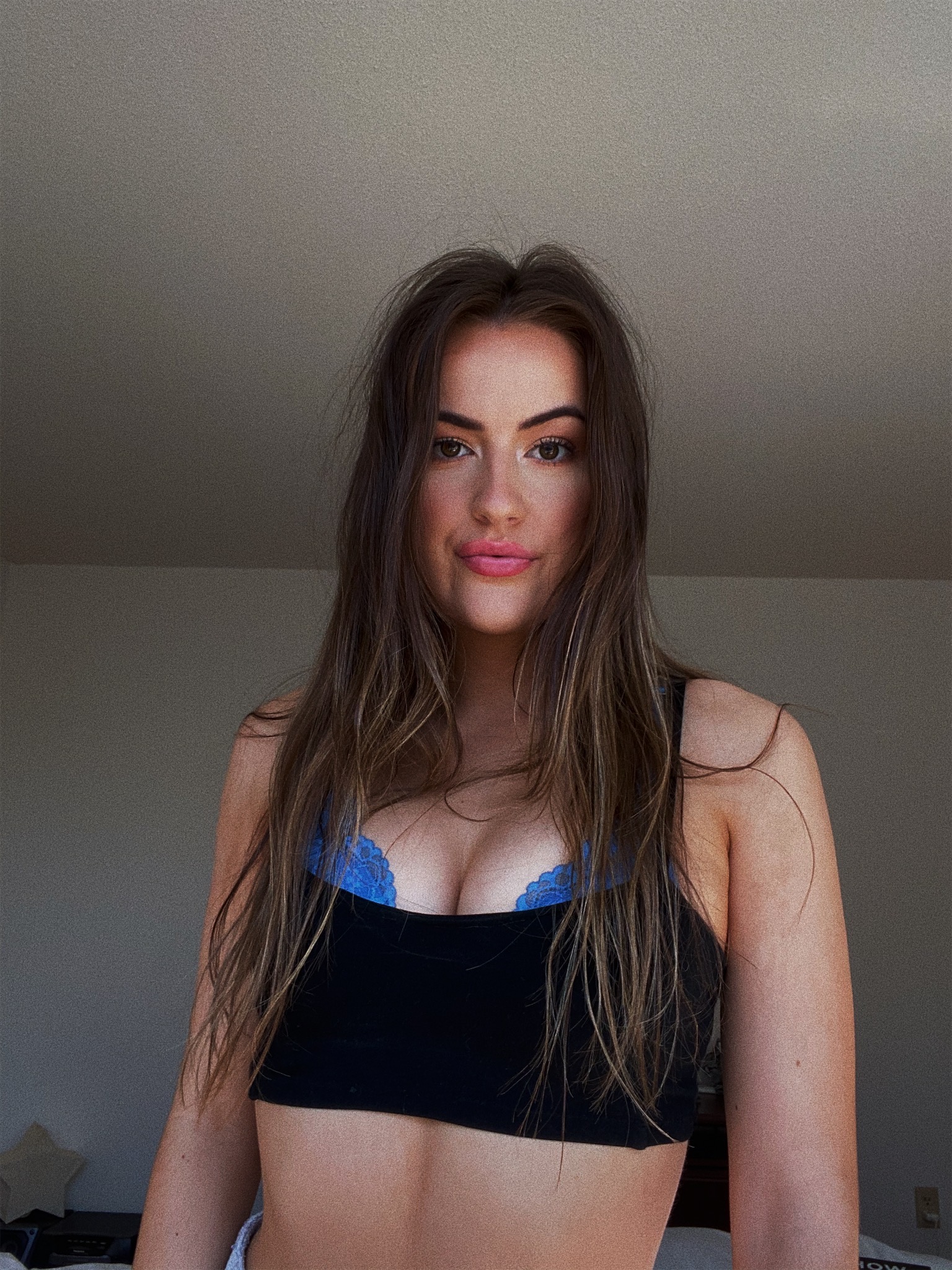 Brunette | Scrolller