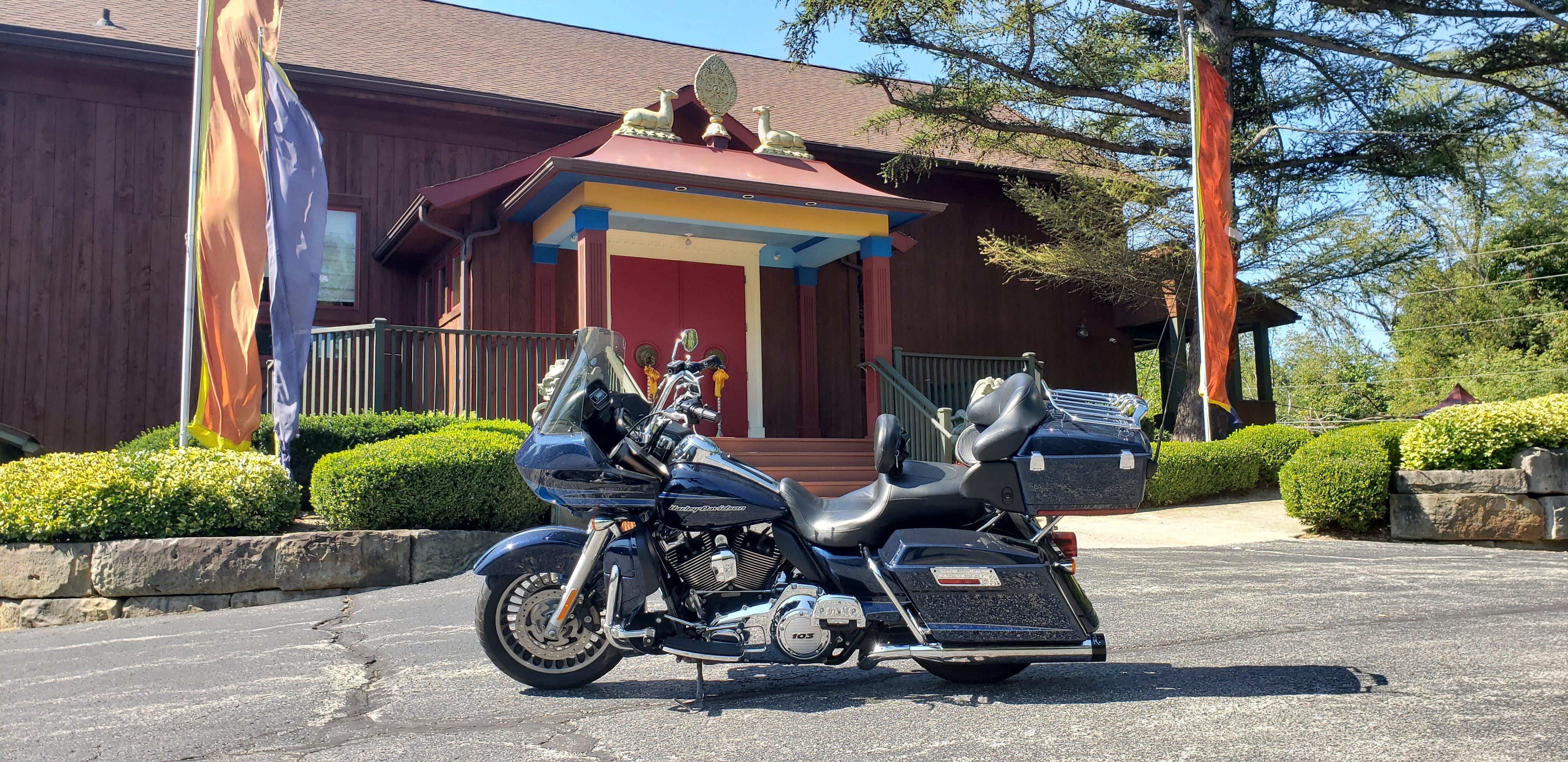 Buddhist temple | Scrolller