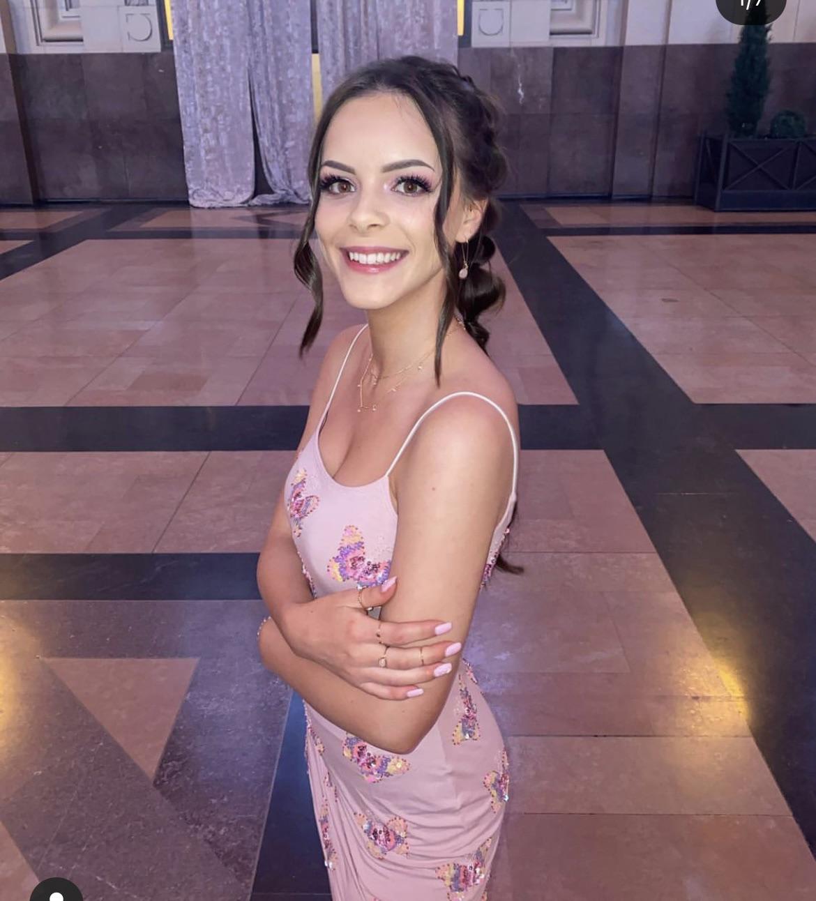 Buddies girlfriend | Scrolller