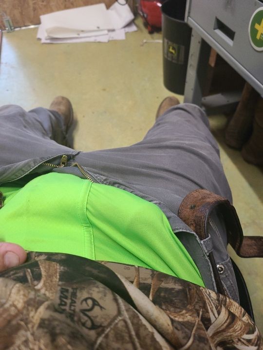 Bulge at office | Scrolller