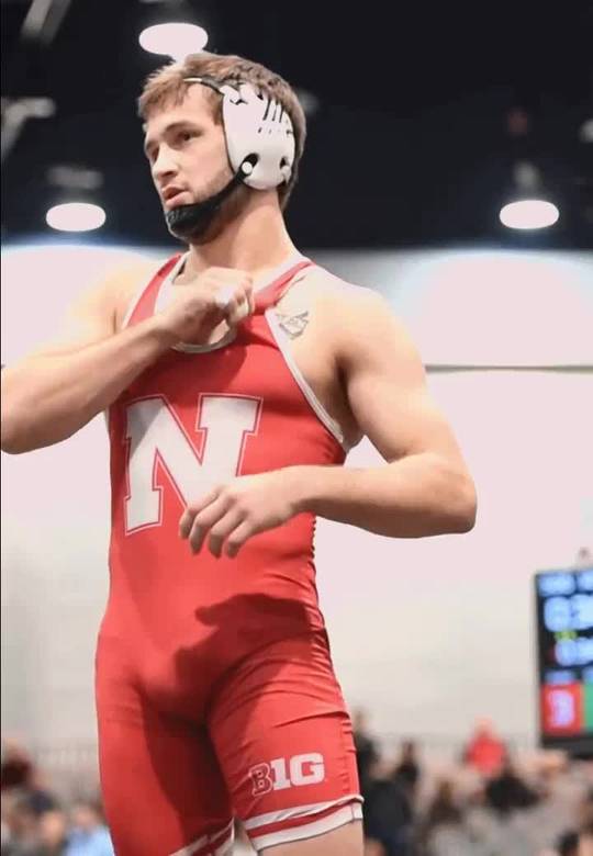 Bulging in red | Scrolller