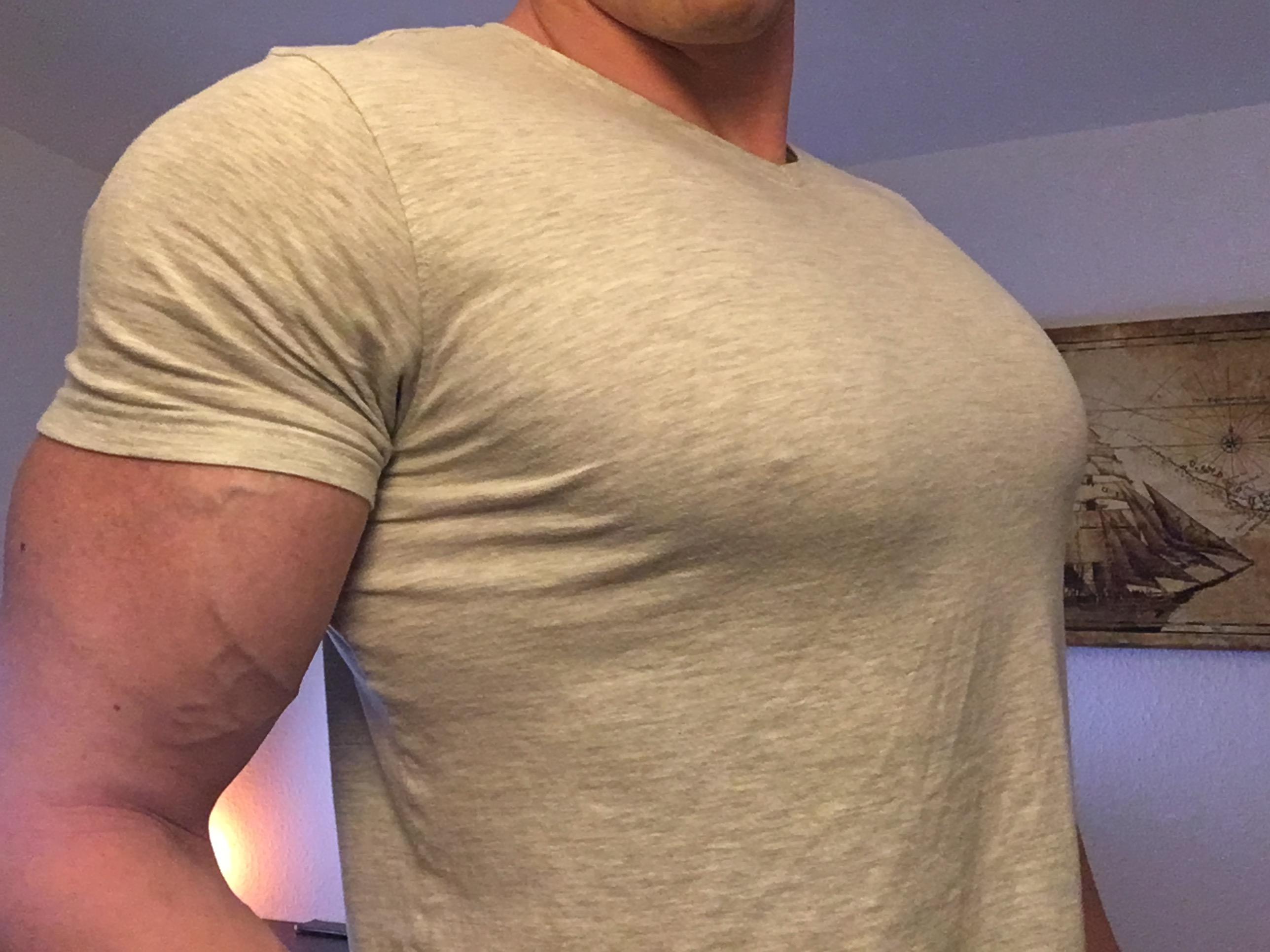 Bulging Pecs | Scrolller