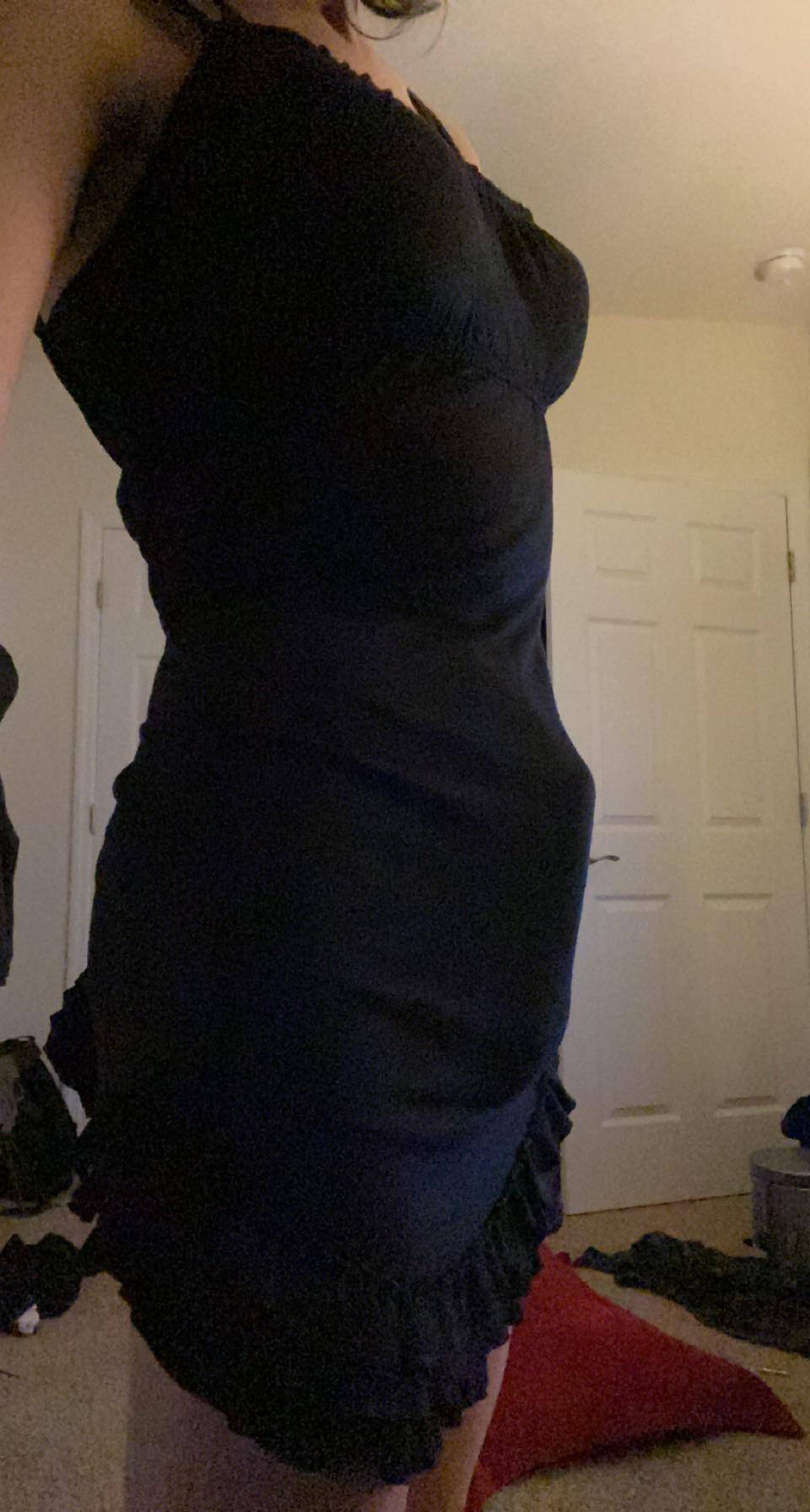 Bulging through my dress🥵 | Scrolller