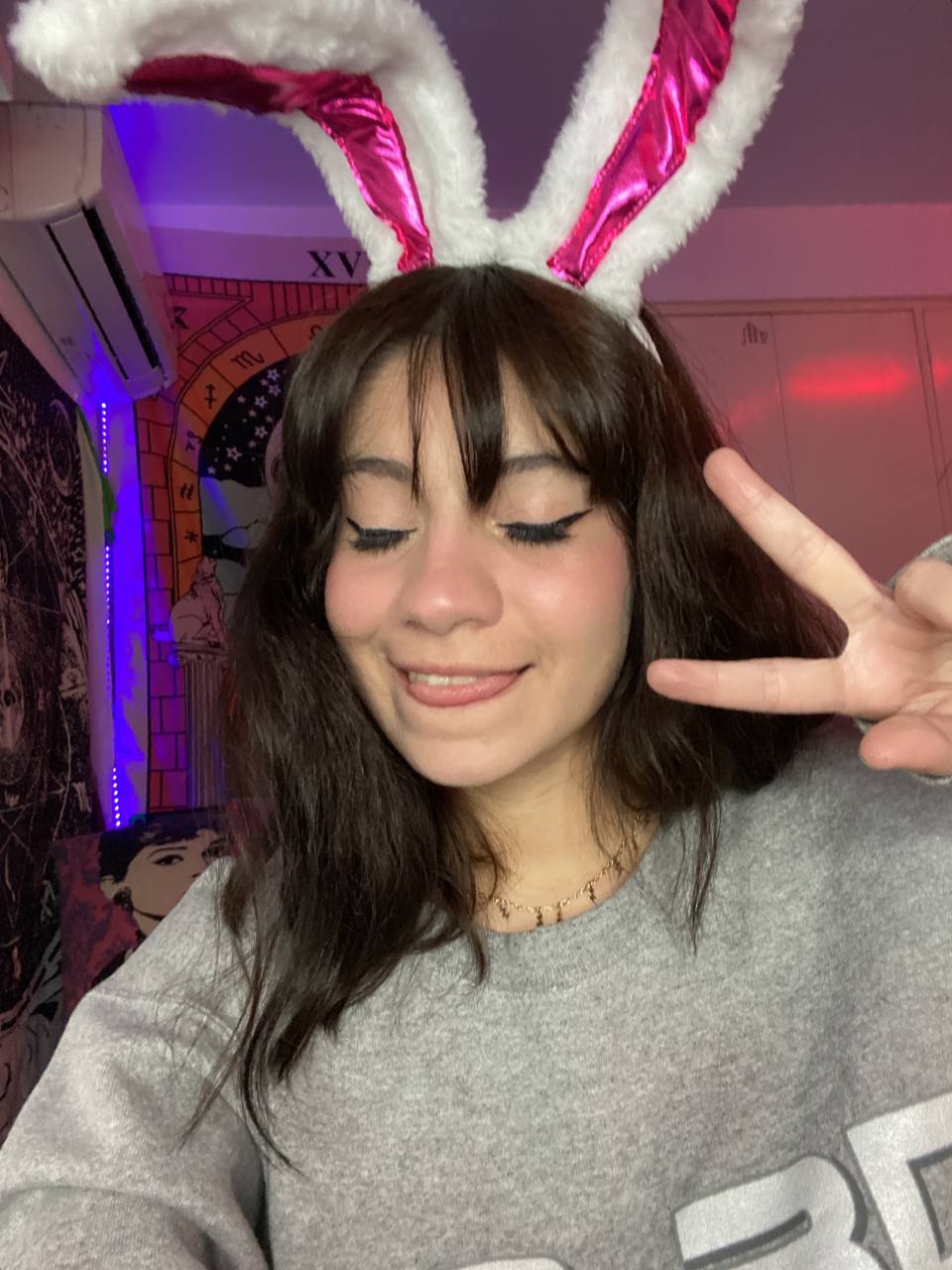 Bunny girl reporting | Scrolller