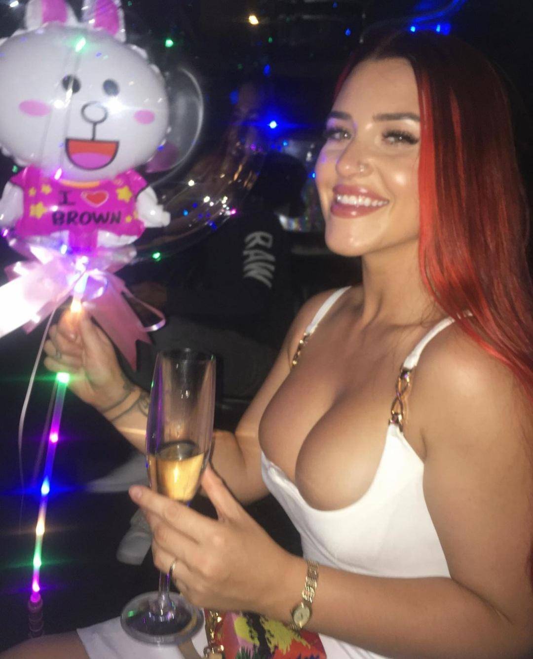 Bursting | Scrolller