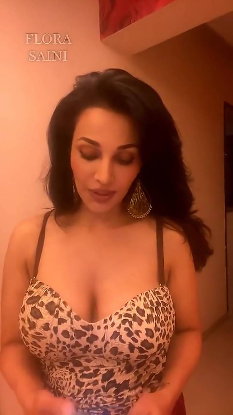 Busty Flora Saini | Scrolller