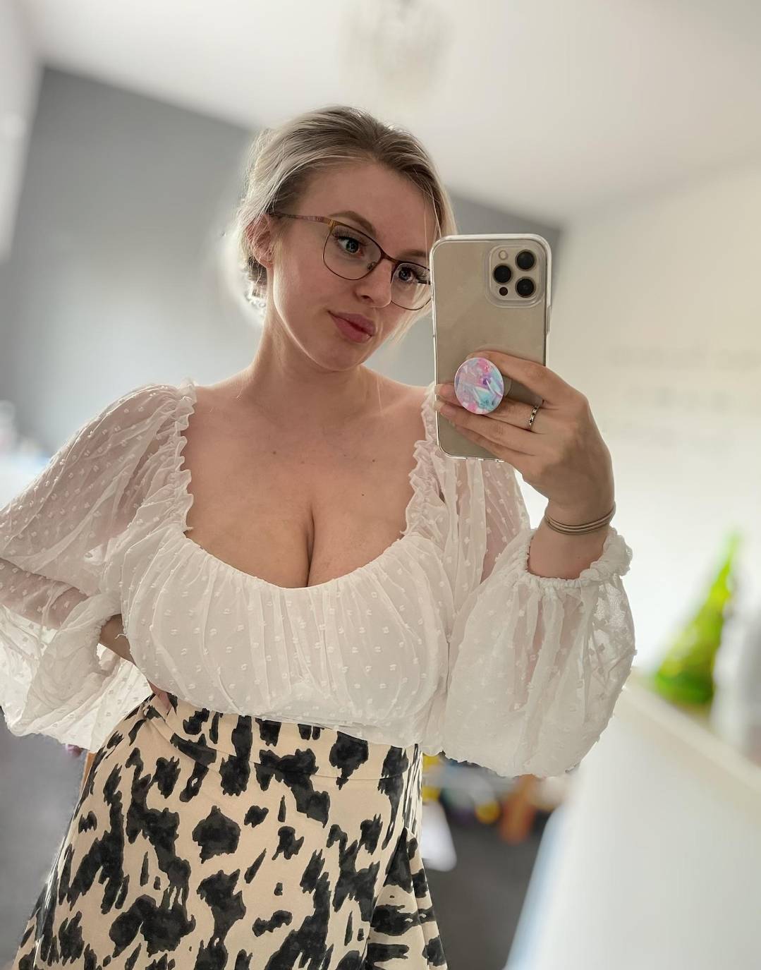 Busty rack | Scrolller