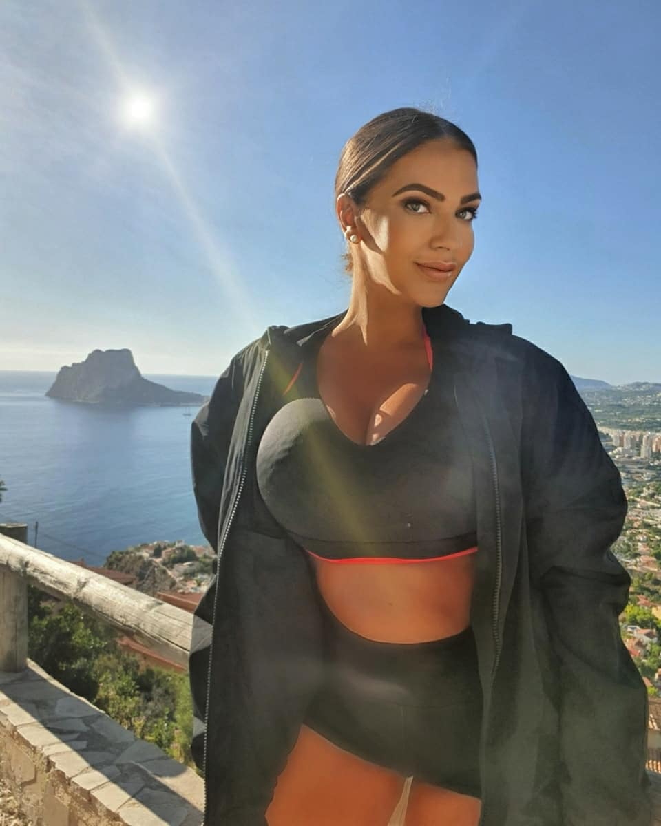 Busty Raquel Sánchez | Scrolller