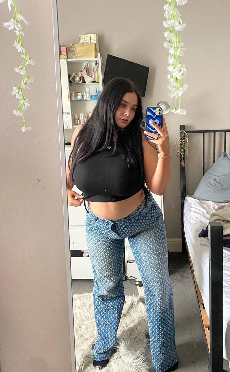 Busty thick slut more on my profile, who wants to jerk to her | Scrolller