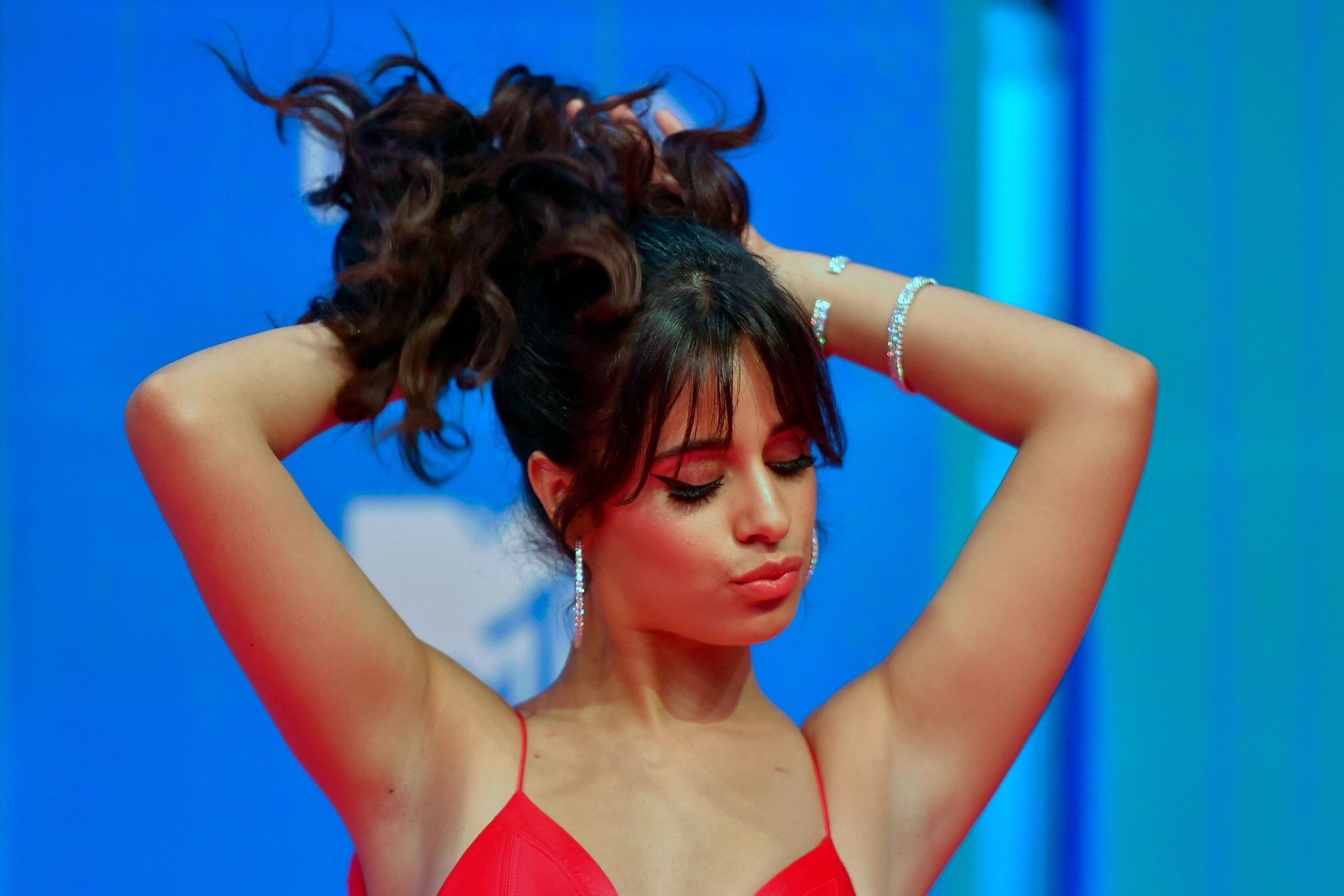 Camila Cabello Scrolller