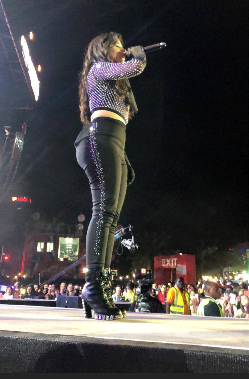 Camila Cabello Scrolller