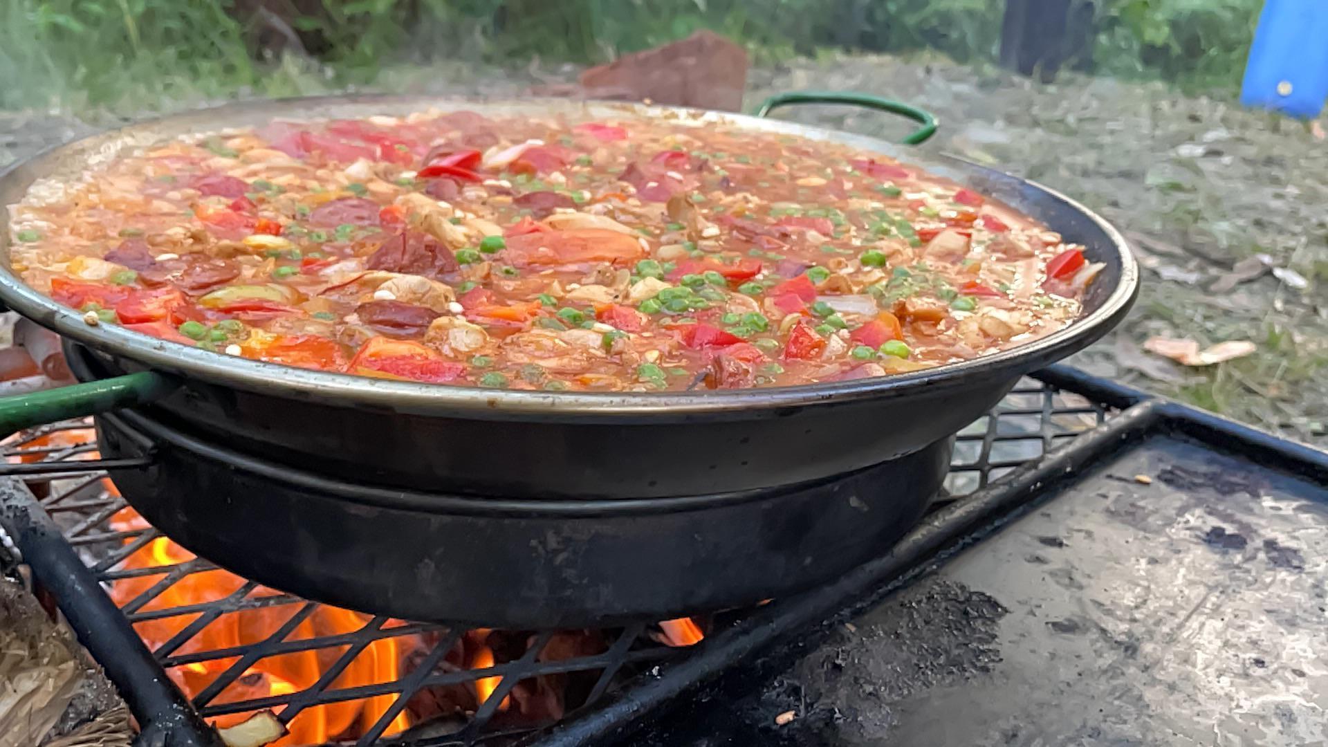Campfire Paella | Scrolller
