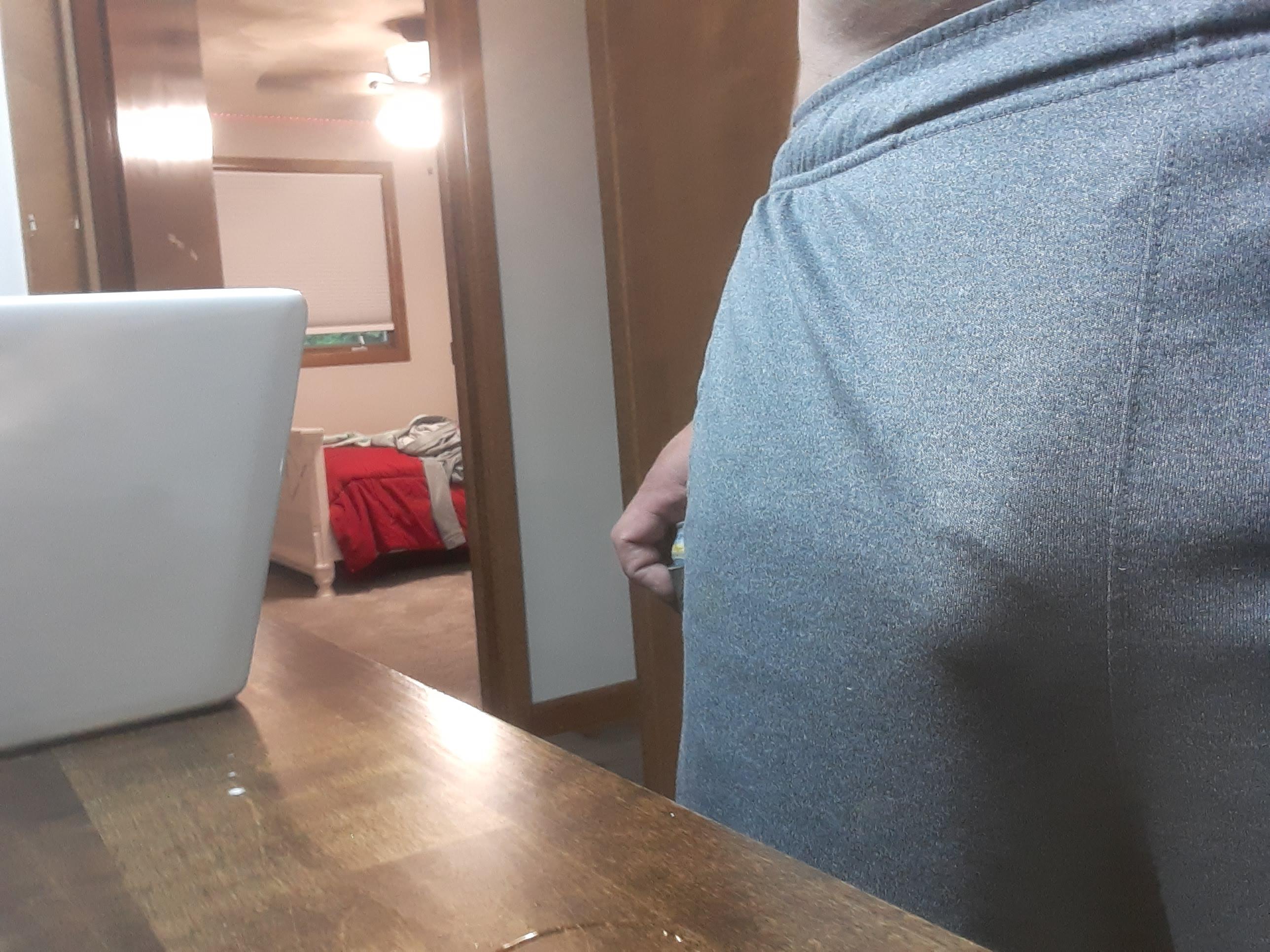 Can anyone guess what I'm hiding? | Scrolller