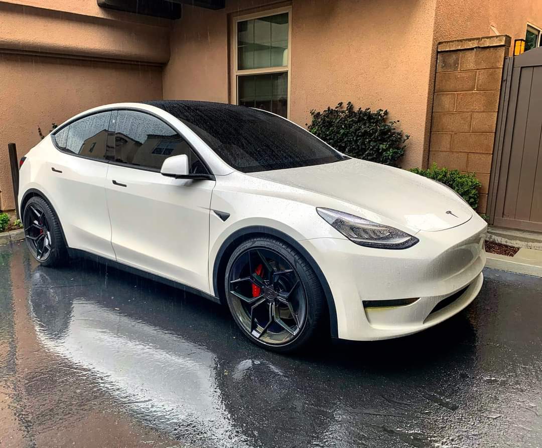 Can anyone identify these rims? | Scrolller