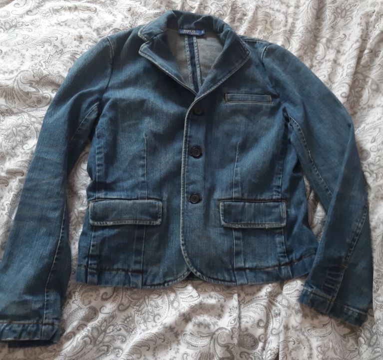 Can anyone identify this jacket? | Scrolller