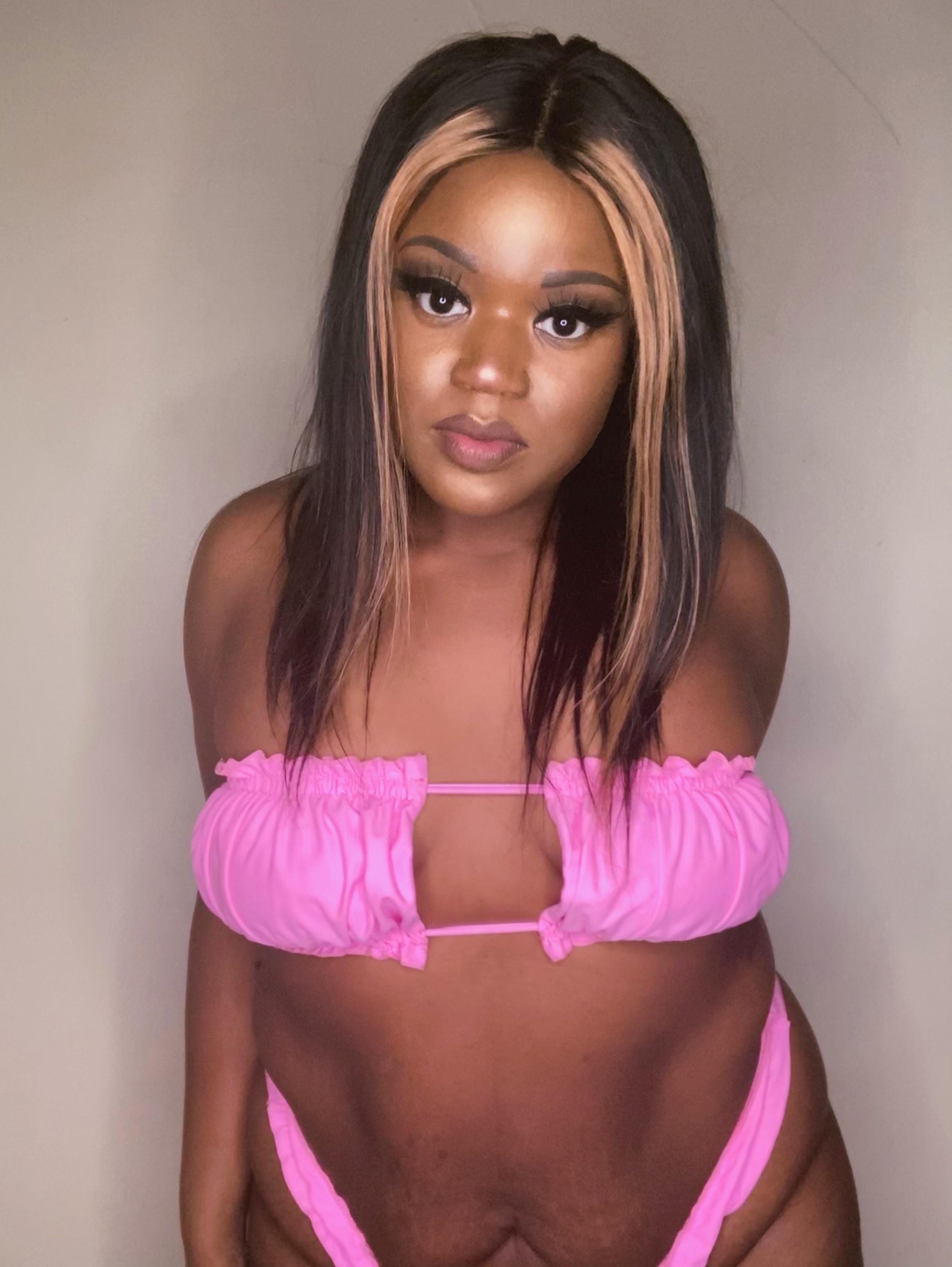 Can I be your plus sized Barbie? | Scrolller