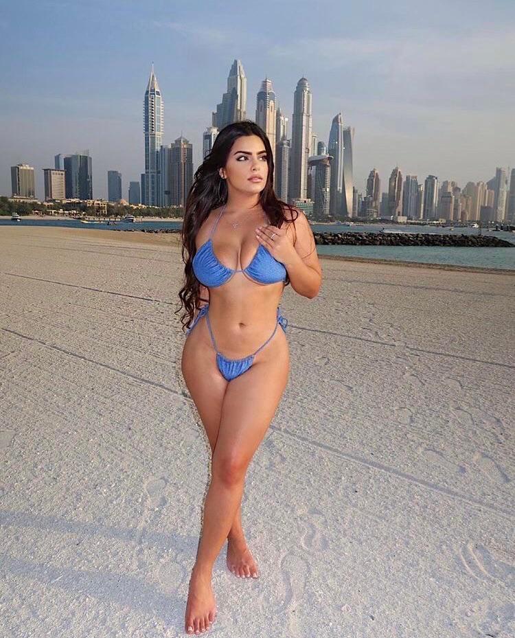 Can someone explain the body outline? Embossed? Levitating? | Scrolller