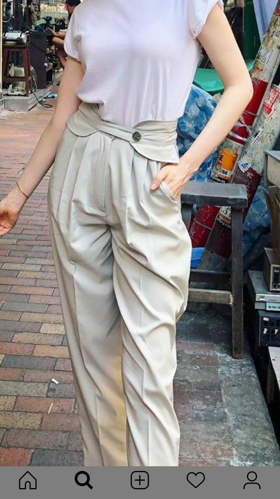 Can someone help me find these trousers? | Scrolller