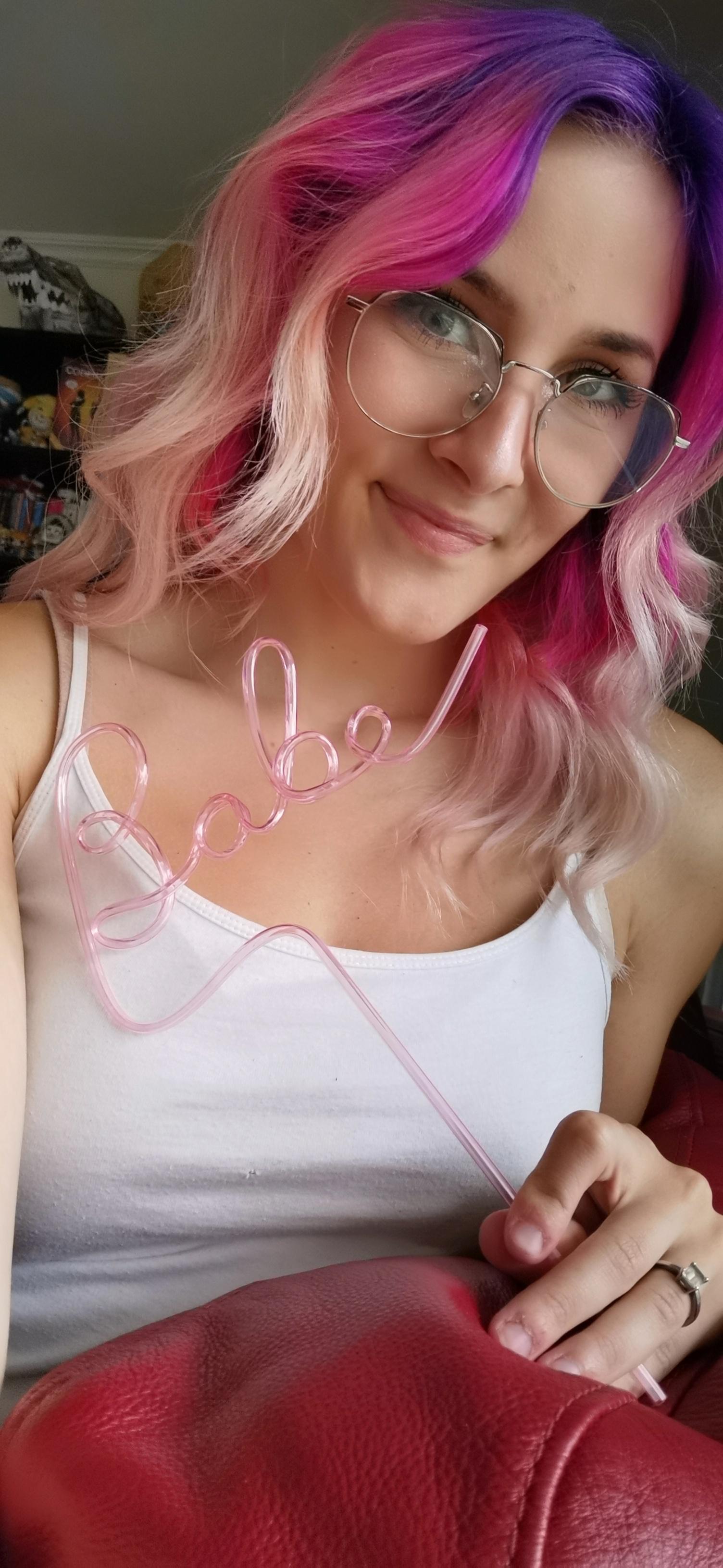 Predrinks with my babes [F23] | Scrolller