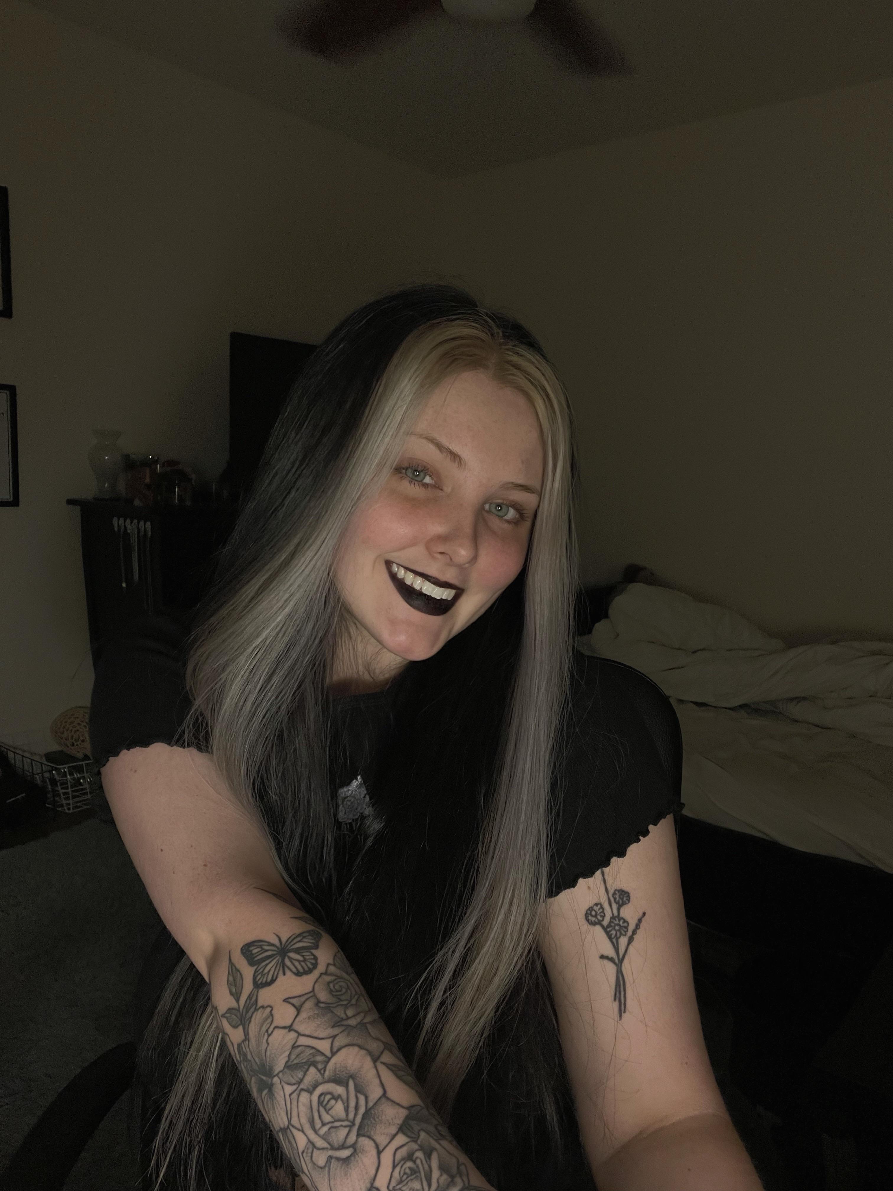 Captured: rare sighting of me smiling for a picture [19] | Scrolller