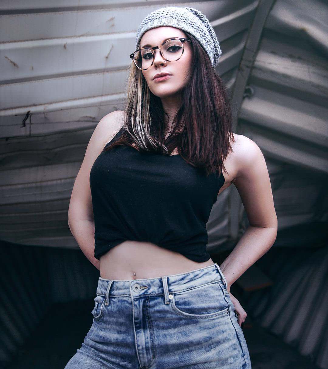 Can you tell why I'm obsessed with her? (Iktr) | Scrolller