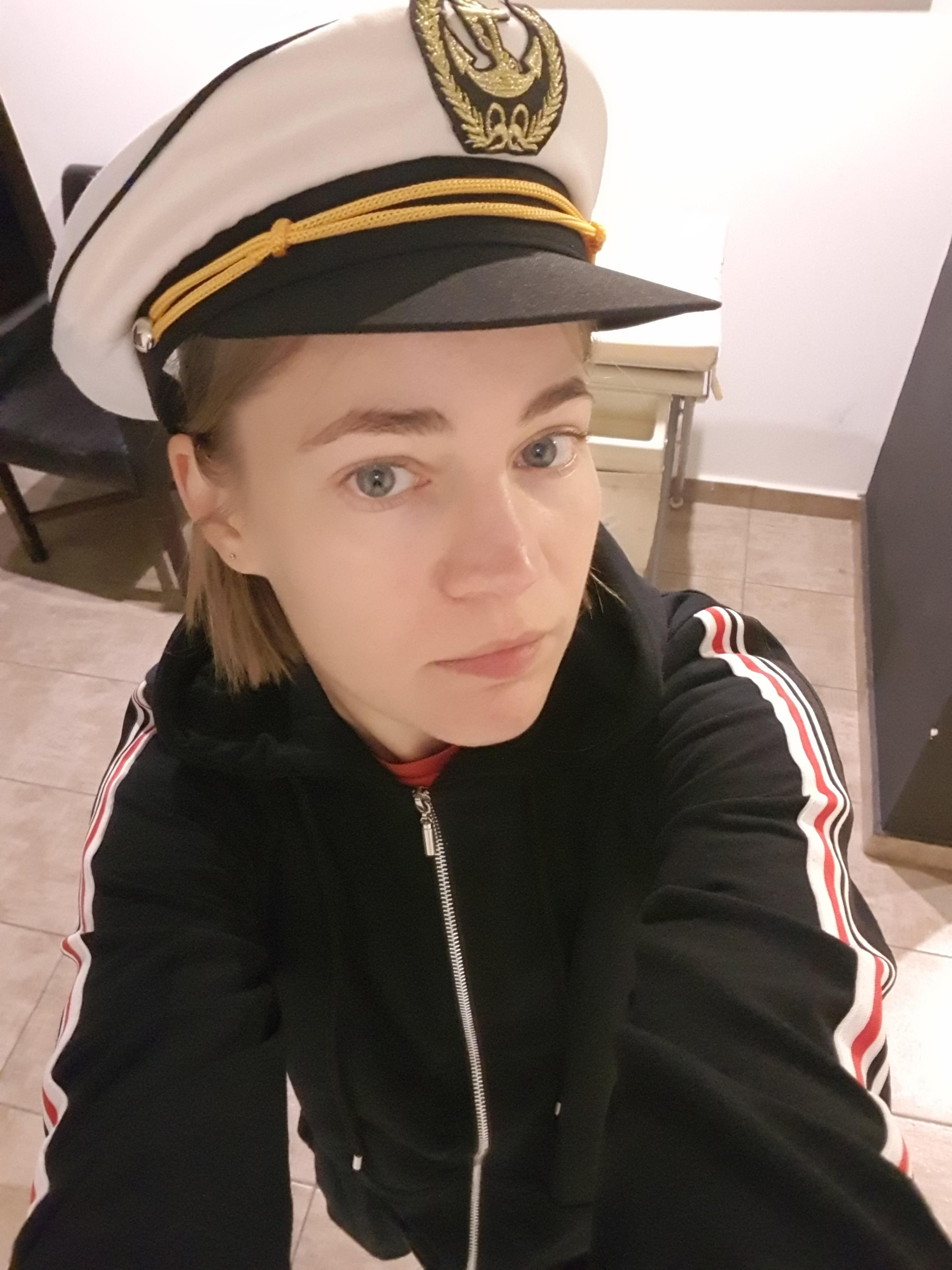 Captain of this ship 🦄 | Scrolller