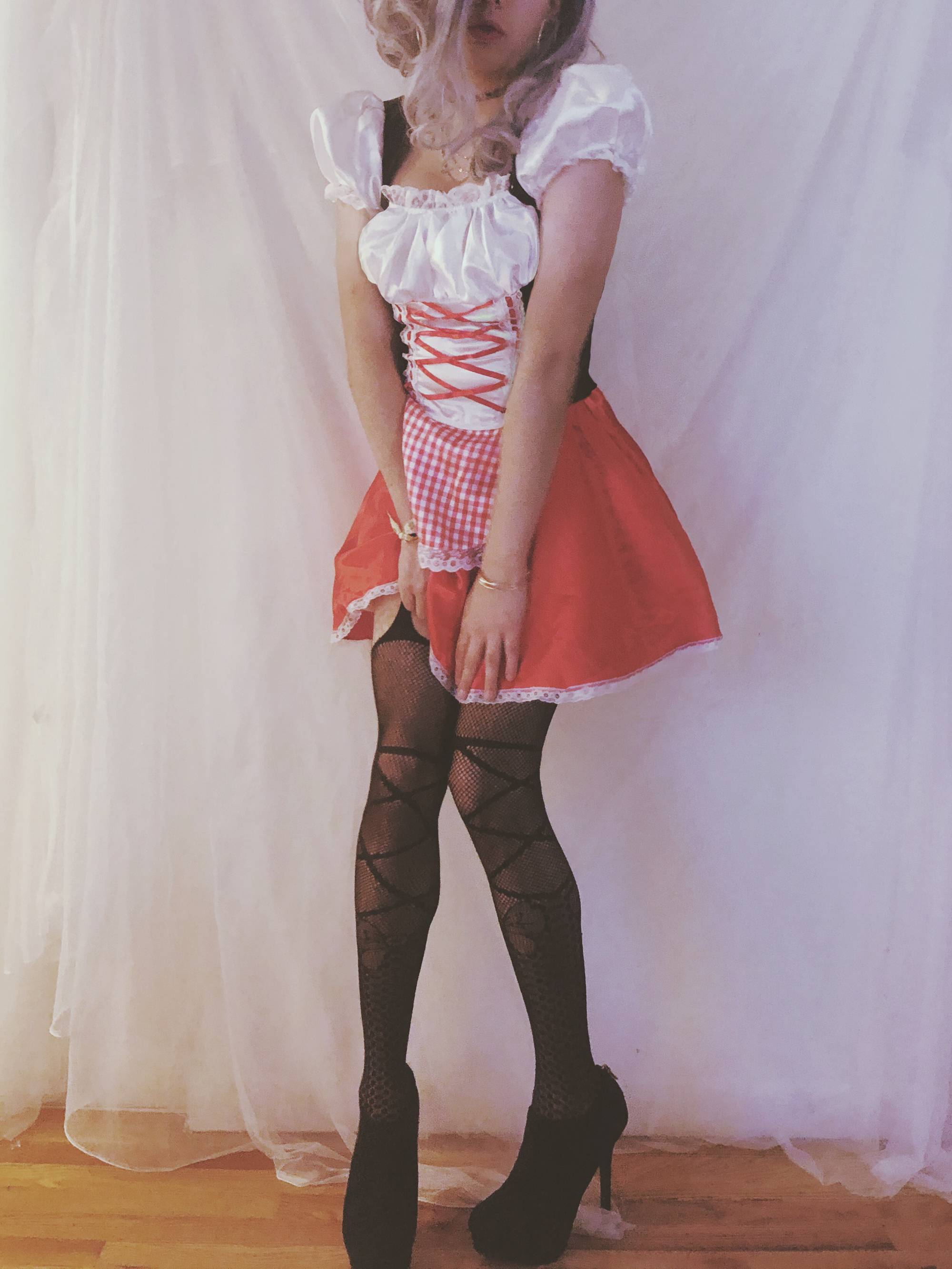 Caption me? 🥰 | Scrolller