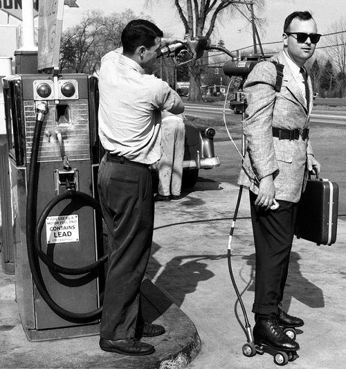 Caption this insane scene from 1961 | Scrolller