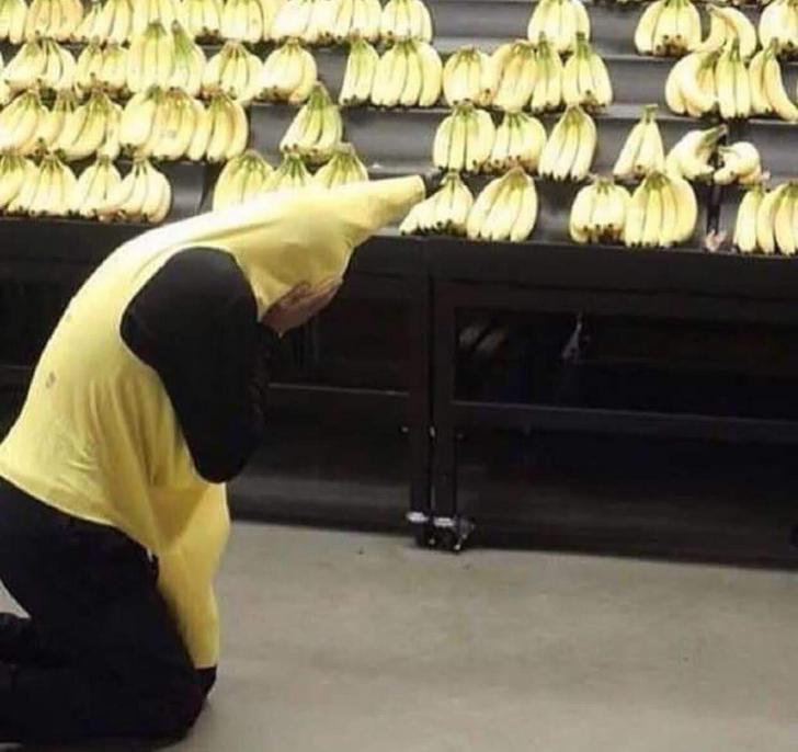 Caption this tragic scene. | Scrolller